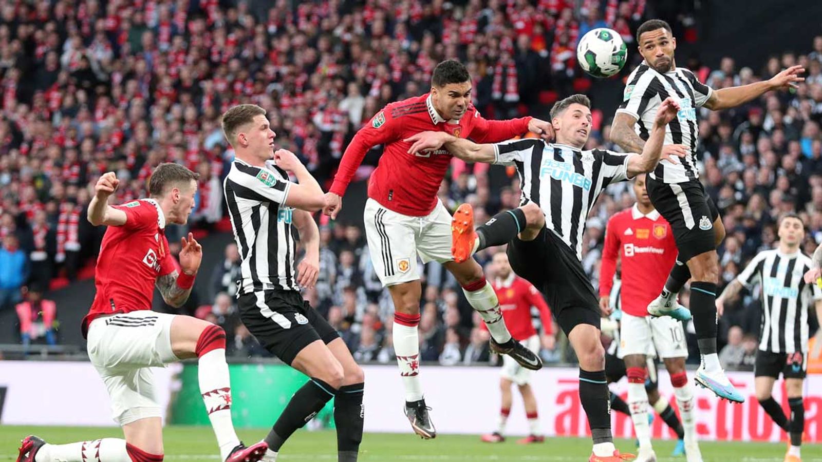 Manchester United Red Devils Schlagen Newcastle United Und Holen