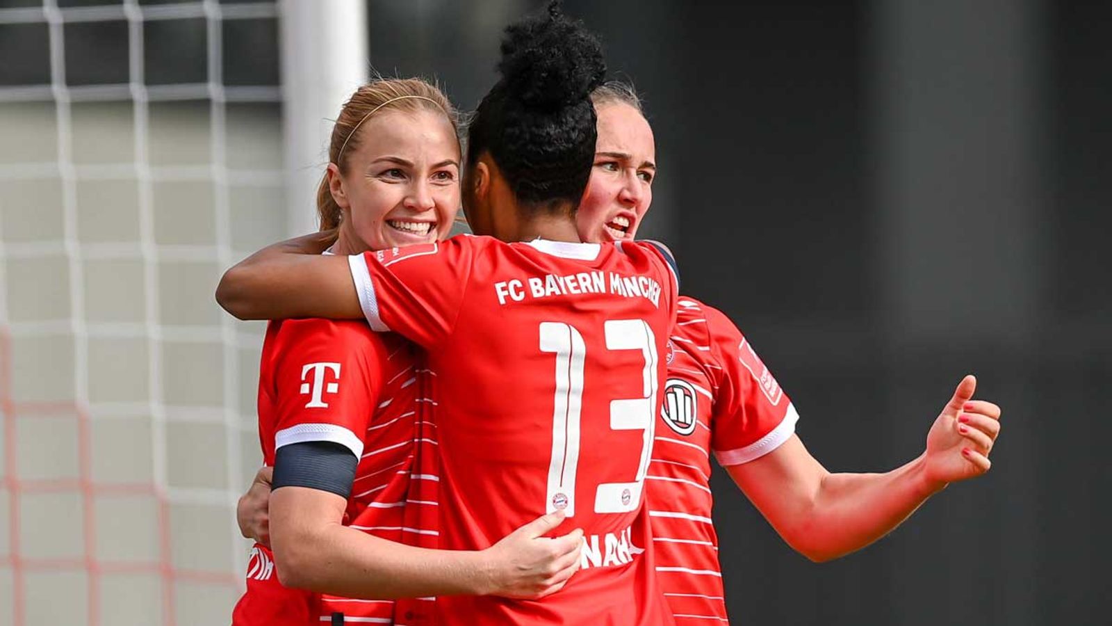 Frauen-Bundesliga: FC Bayern bezwingt Eintracht Frankfurt | Fußball News | Sky Sport