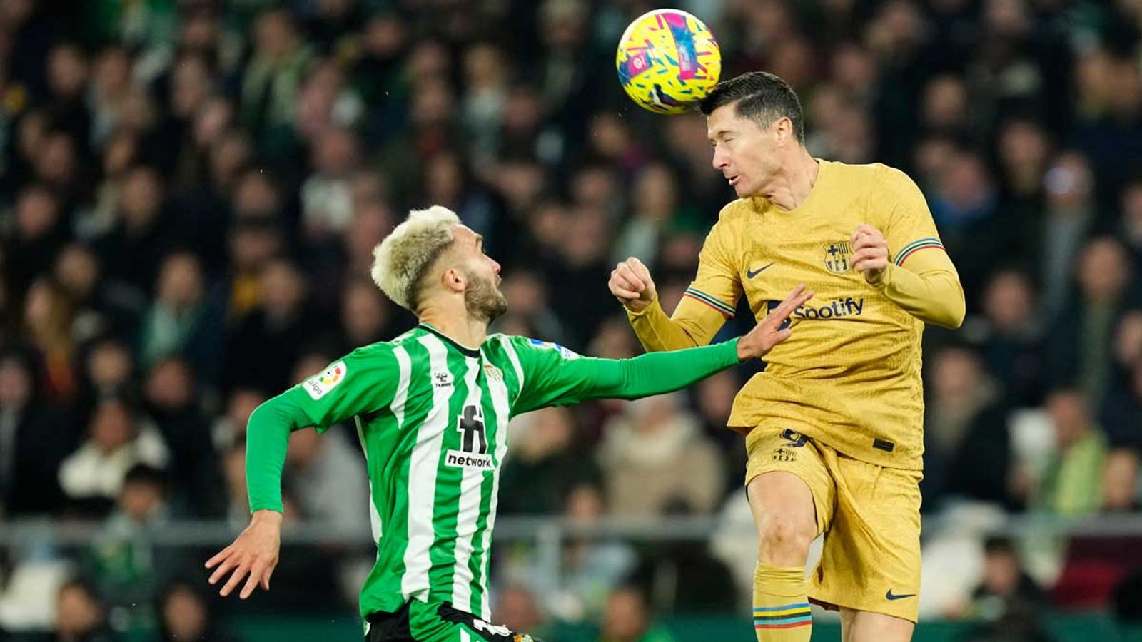 FC Barcelona: Robert Lewandowski trifft bei Barca-Comeback | Fußball ...