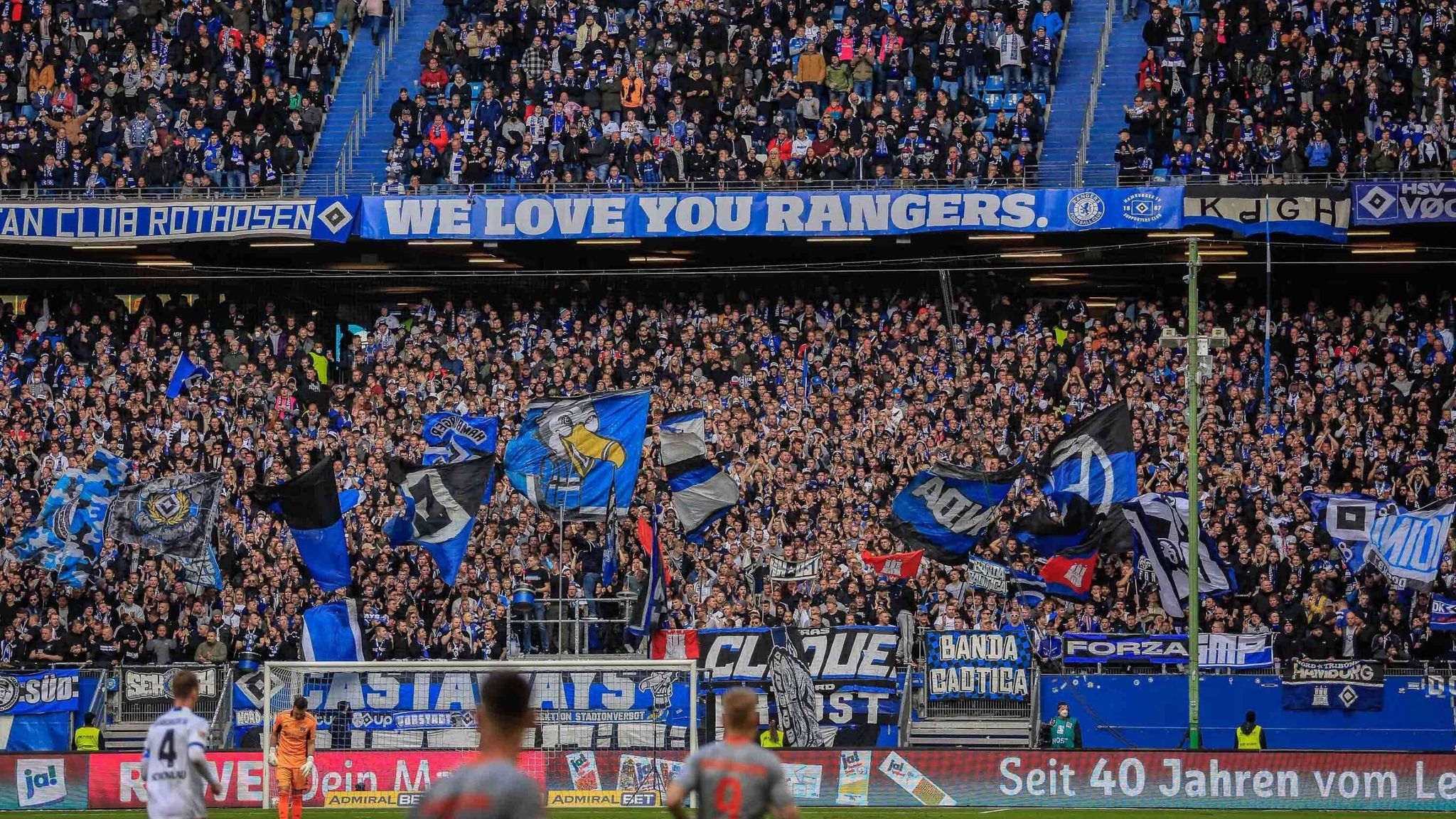 HSV empfängt Freunde aus Bielefeld: Die größten Fanfreundschaften der ...