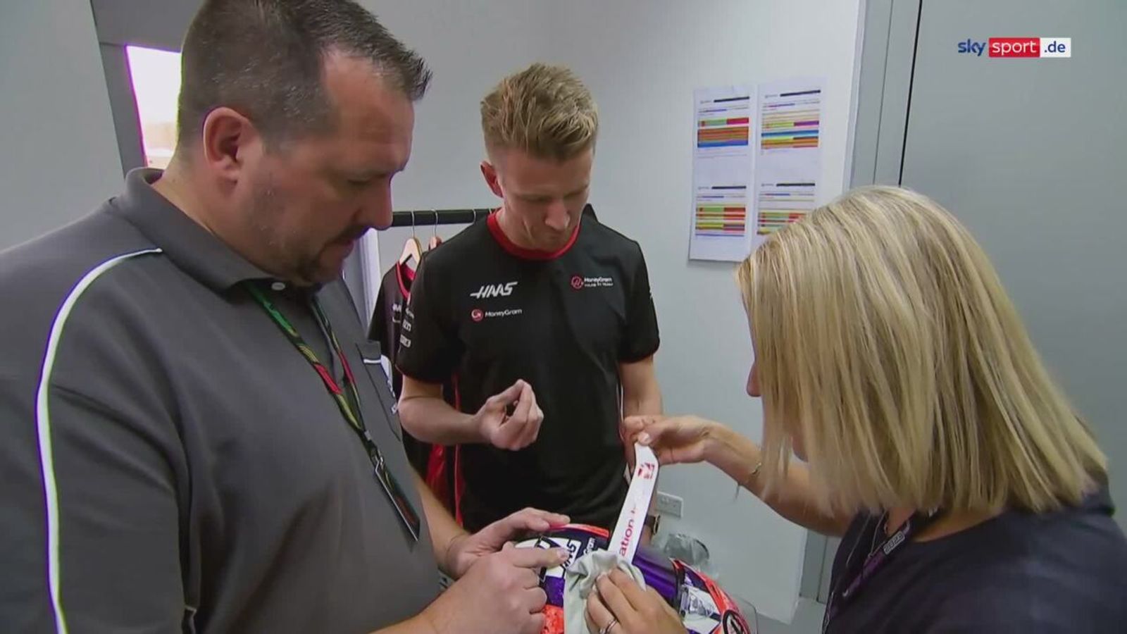 Formel 1: Hidden Heroes - Sven Krieter: Der Mann hinter den Helmen ...