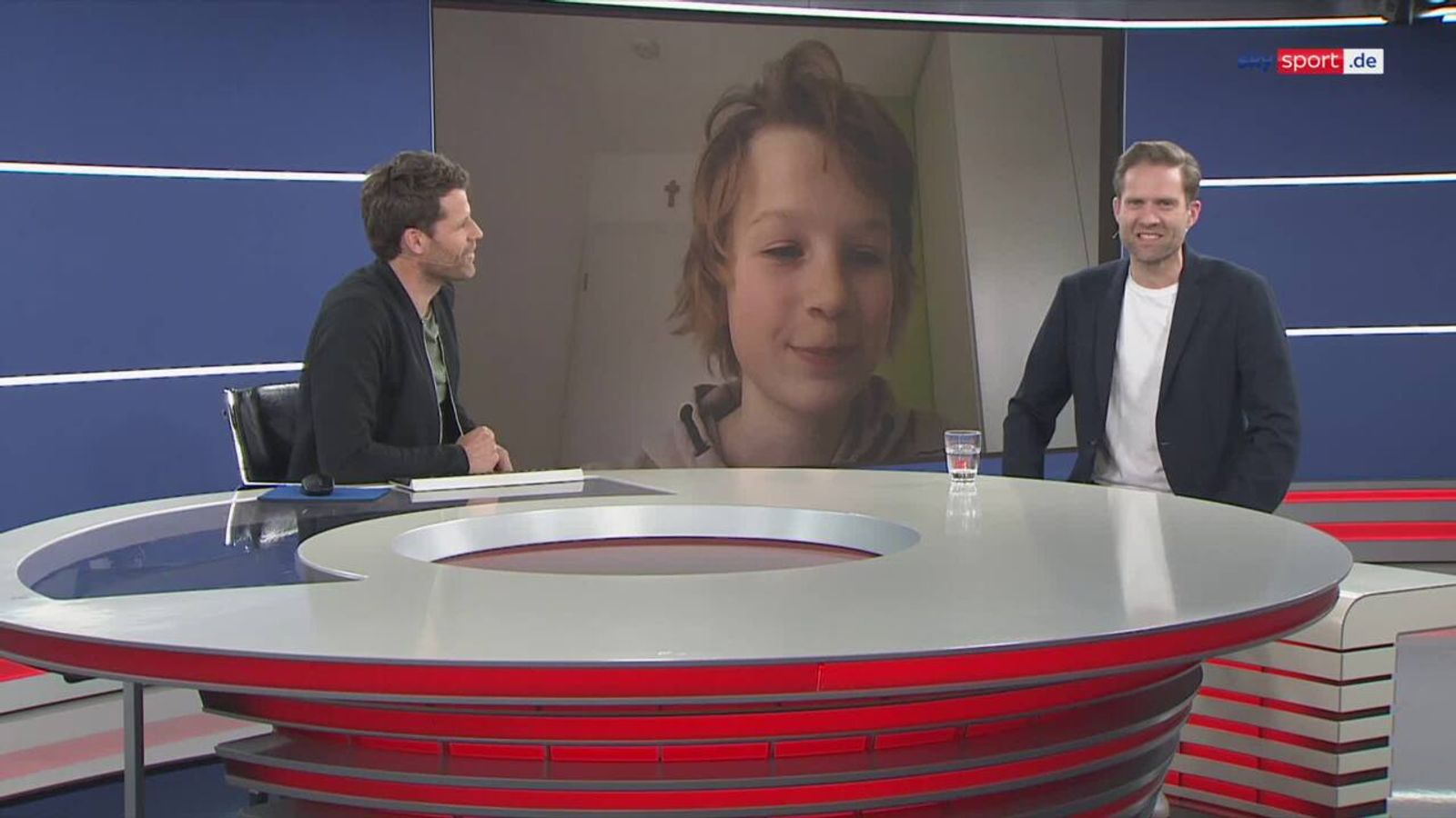 Sky Next Generation: Conrad ist bei Schalke vs. Dortmund als ...