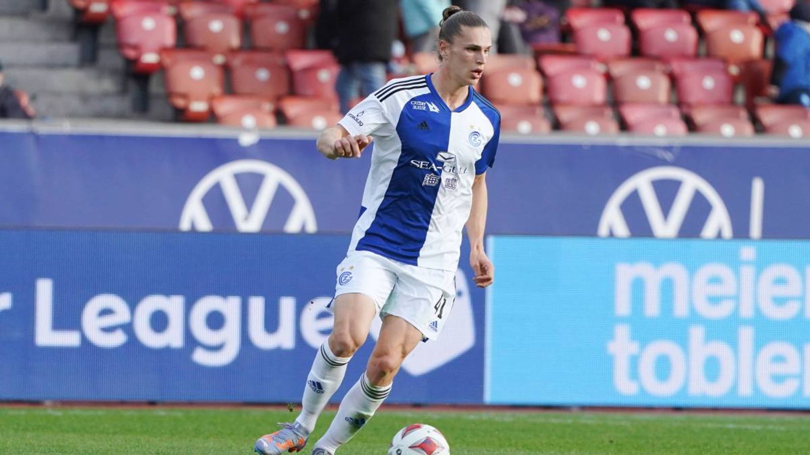 Transfer News: VfL Bochum verpflichtet Noah Loosli aus Zürich ...