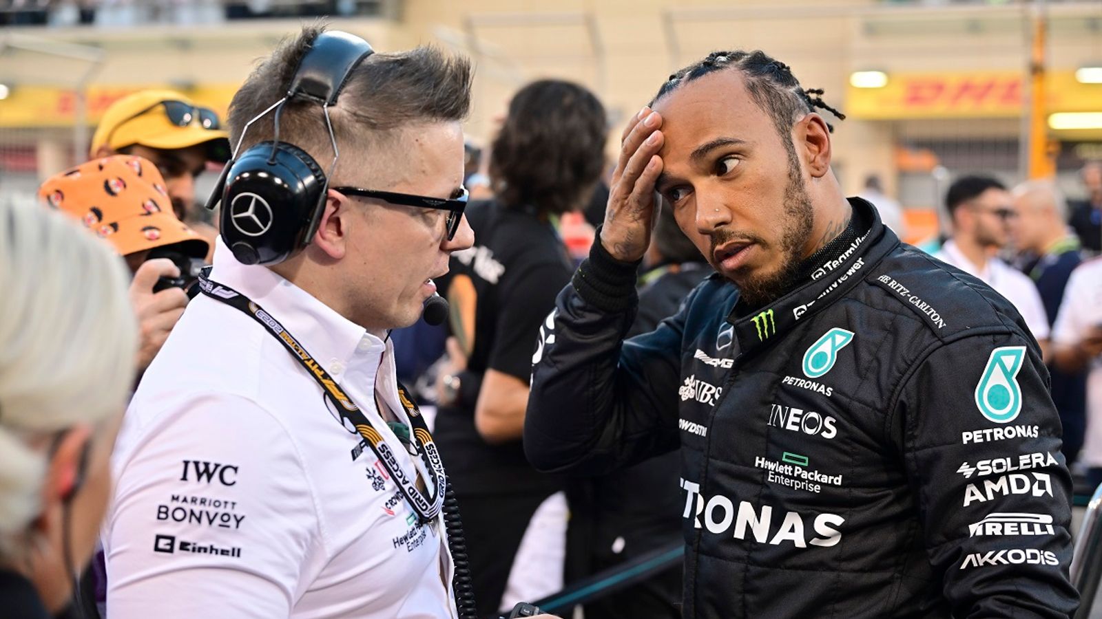 Formel 1: Lewis Hamilton fühlt sich von Mercedes-Team ignoriert ...
