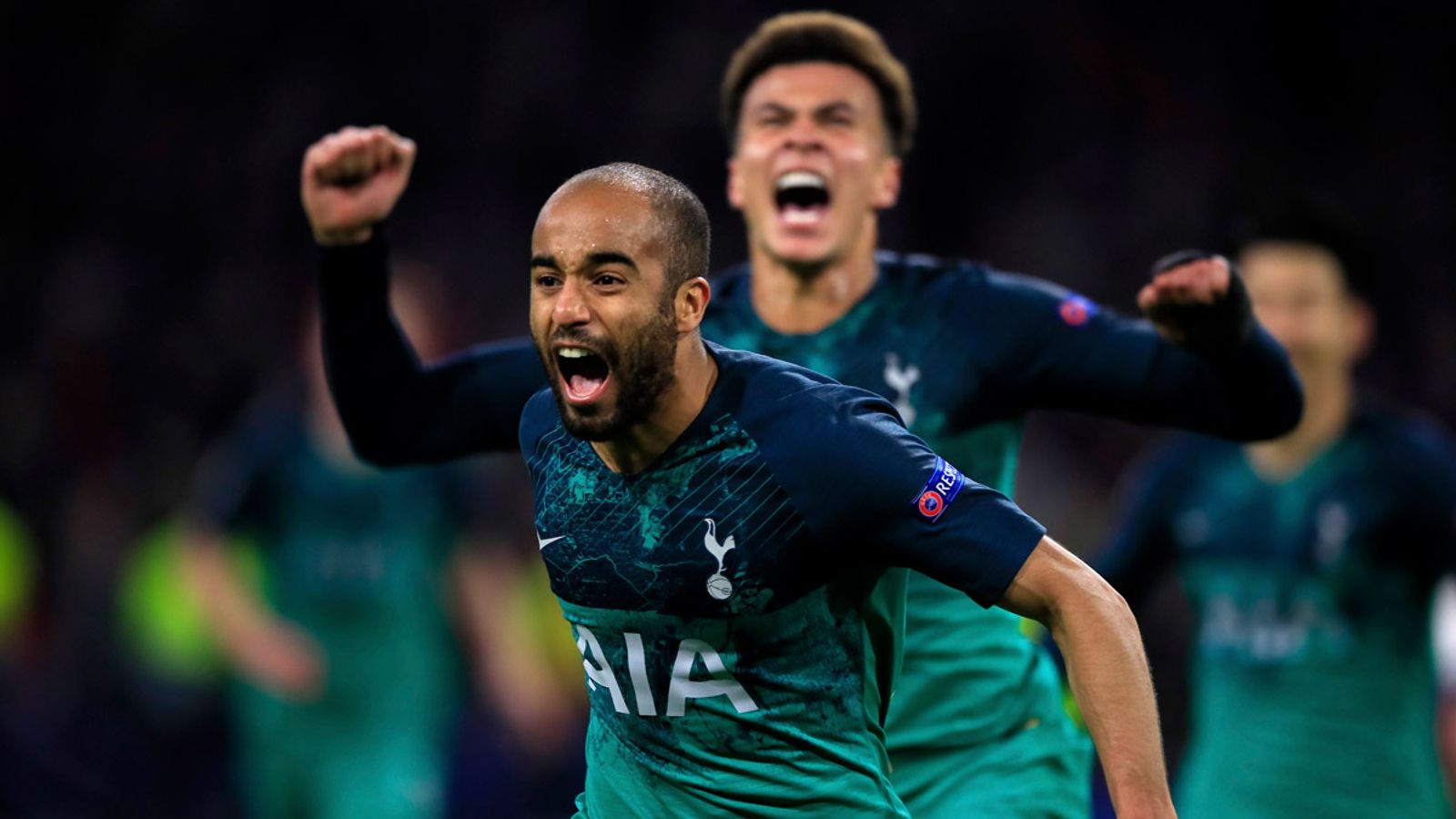 FC Bayern: FCB verabschiedet Joao Cancelo und Daley Blind | Fußball ...