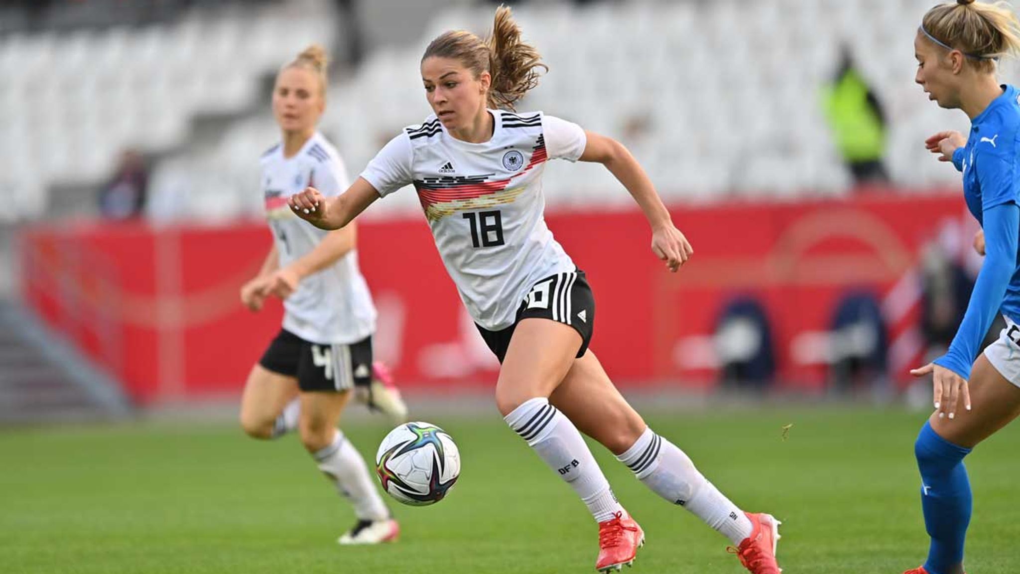 Frauen-Fußball-WM: Melanie Leupolz peilt Teilnahme an | Fußball News ...