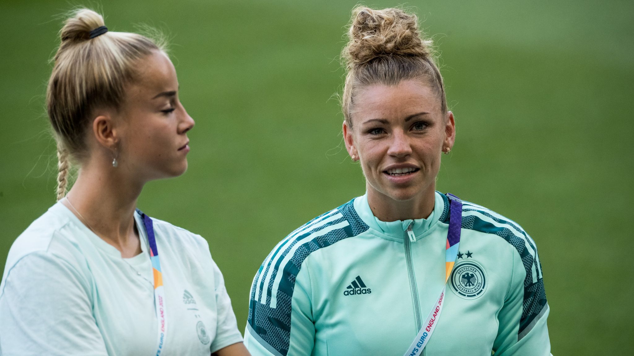 DFB: Martina Voss-Tecklenburg sieht WM-Chance für Gwinn und Dallmann ...