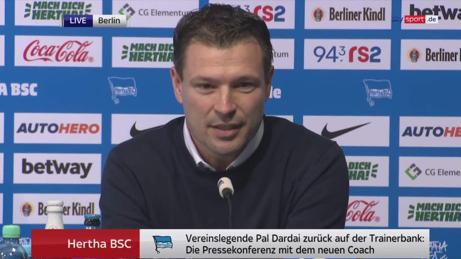 Bundesliga: Weber erklärt Entlassung von Schwarz und Entscheidung für ...