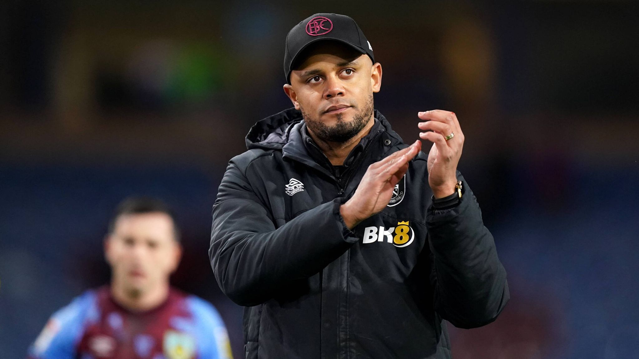 Premier League: Vincent Kompany verlängert langfristig beim FC Burnley ...