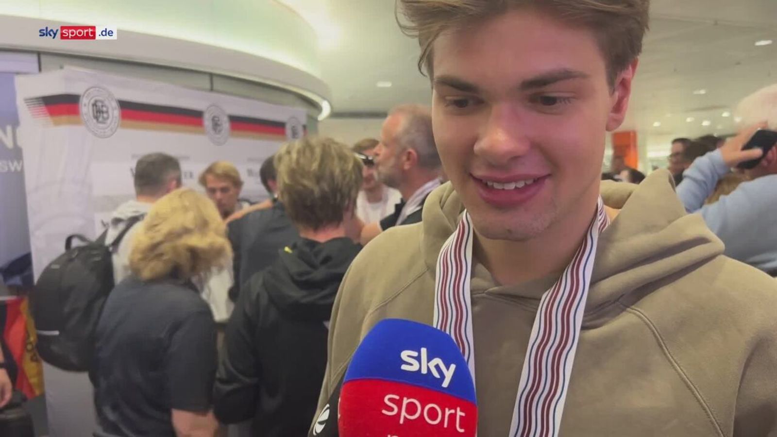Eishockey-WM: Peterka stolz nach Fan-Empfang am Flughafen und über das ...