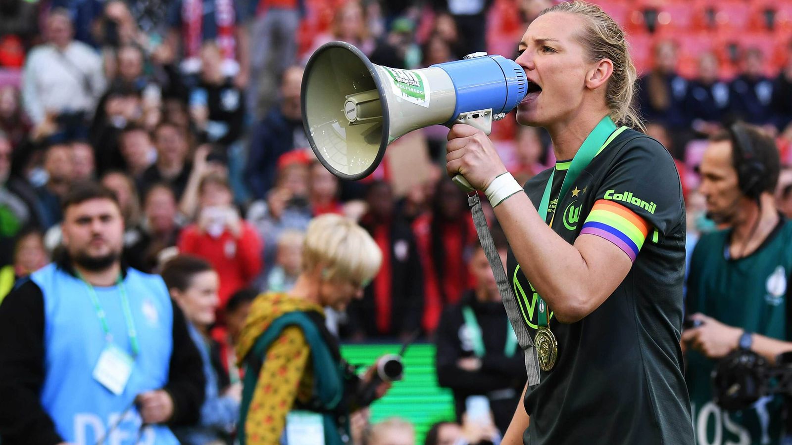 VfL Wolfsburg: Alexandra Popp will nach dem DFB-Pokal auch die ...