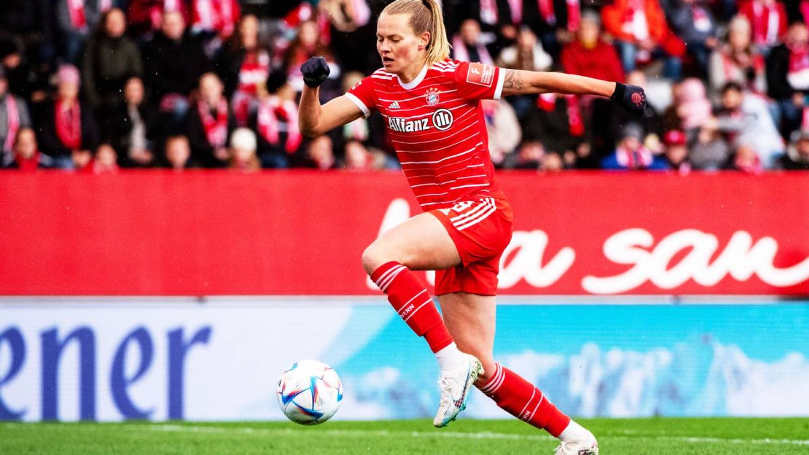 FC Bayern Frauen: Maximiliane Rall verlängert Vertrag bis 2024 ...