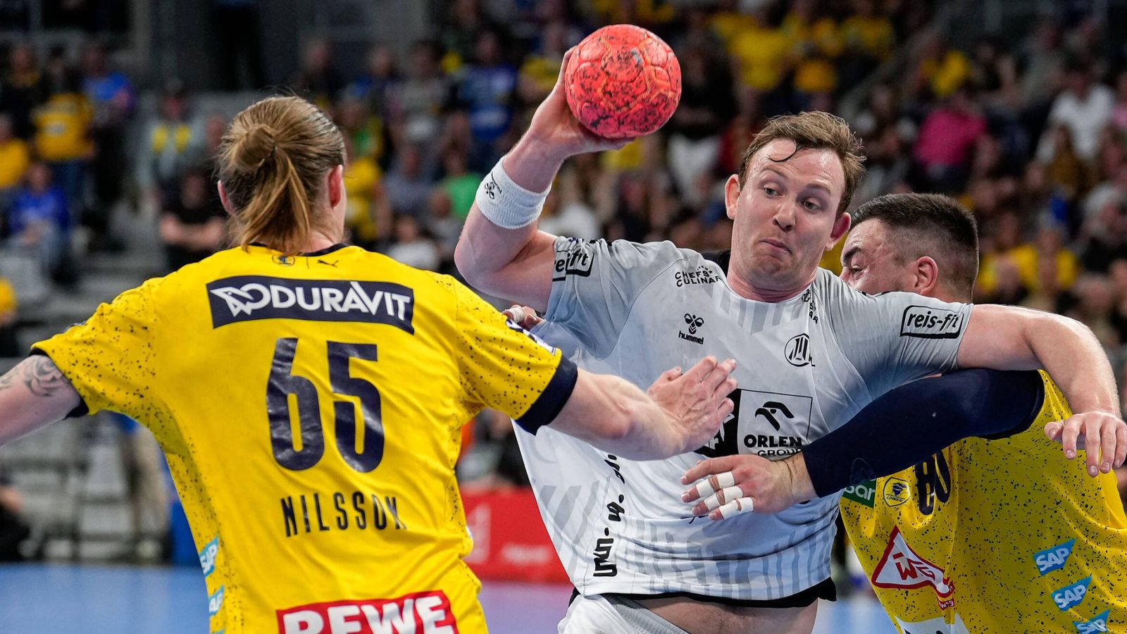 Handball: THW Kiel gewinnt - Füchse verlieren in Stuttgart | Handball ...