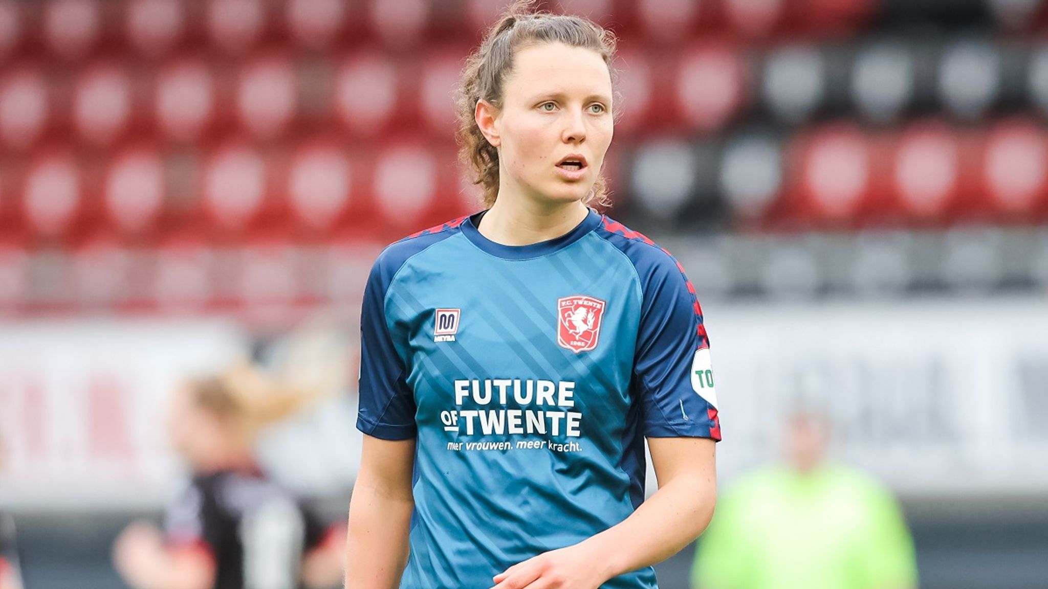 Frauen-Bundesliga: Wolfsburg verpflichtet Stürmerin Fenna Kalma ...