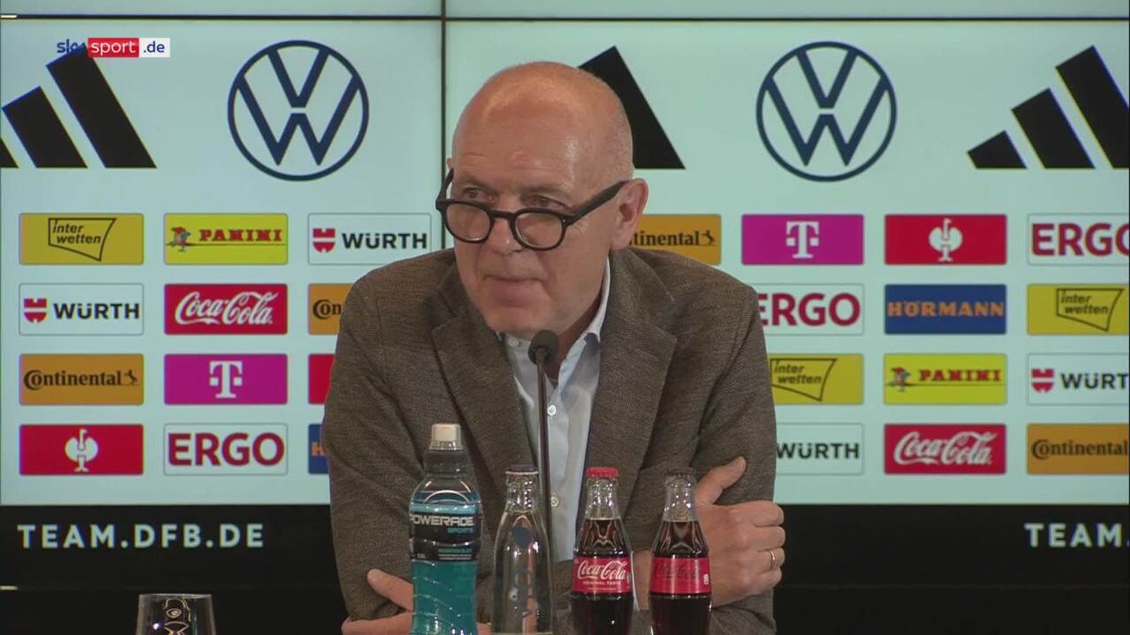 DFB: Für Neuendorf ist Ukraine-Spiel ein wichtiges Statement | Fußball ...