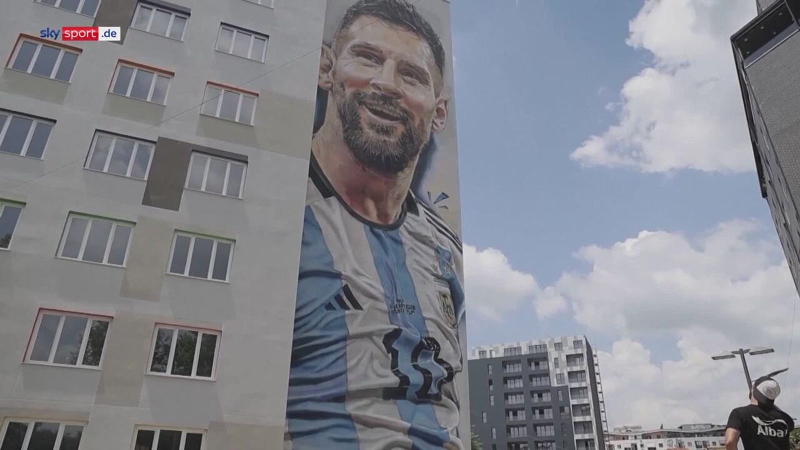Albanien: Messi mit riesigem Wandgemälde geehrt | Fußball News | Sky Sport
