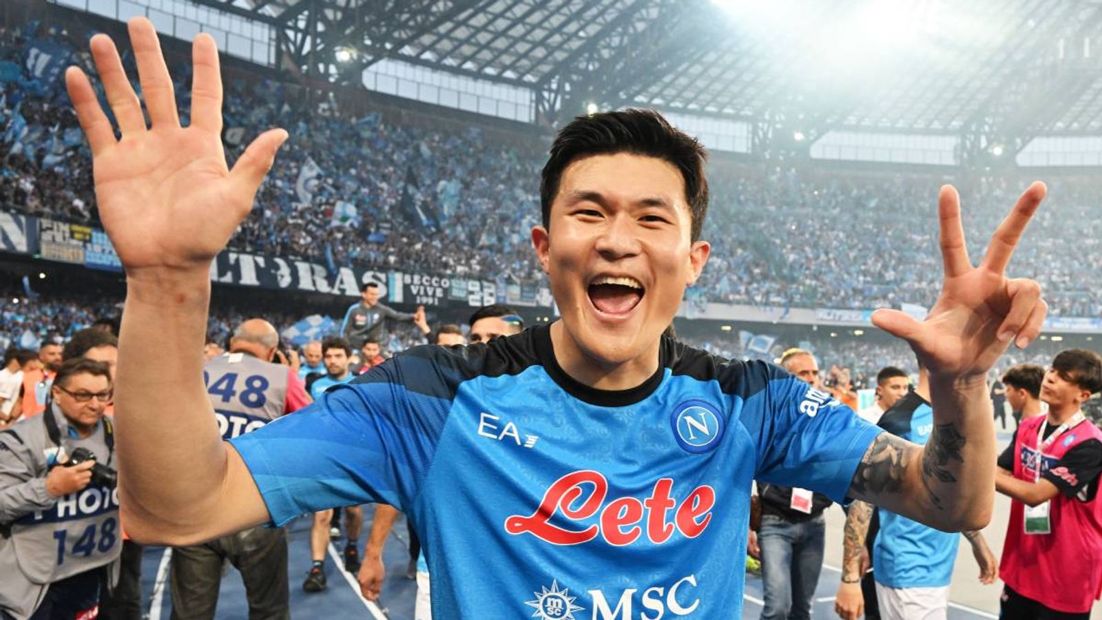 FC Bayern Transfer: Offiziell! Min-Jae Kim kommt von SSC Neapel ...