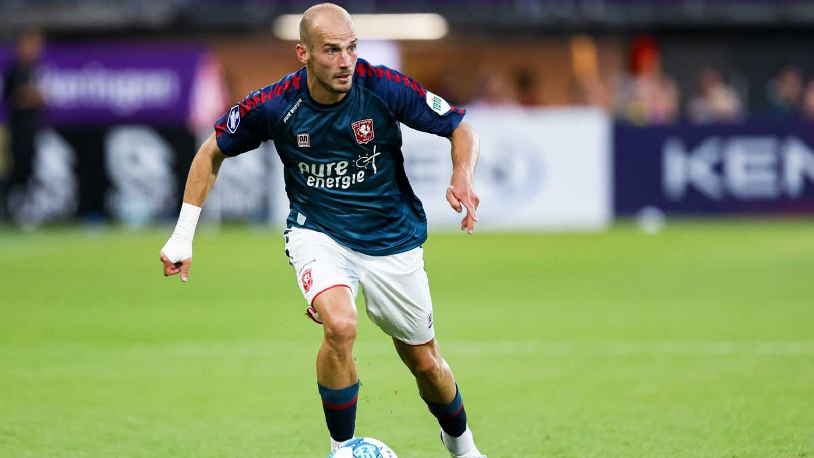 Transfer News: VfL Wolfsburg verpflichtet Vaclav Cerny | Transfer ...