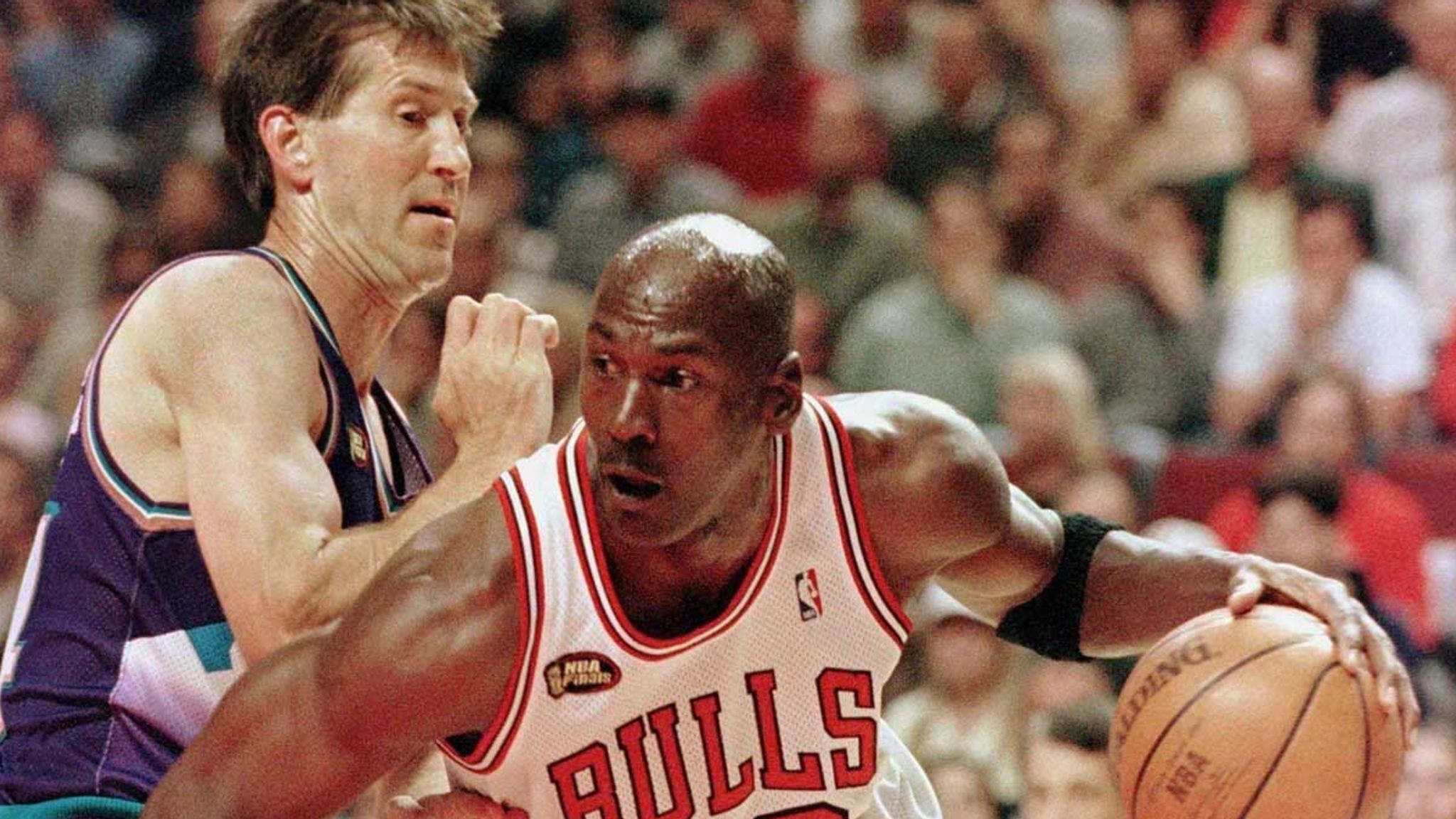 NBA: Schuhe von Michael Jordan für 1,2 Millionen versteigert | NBA News ...