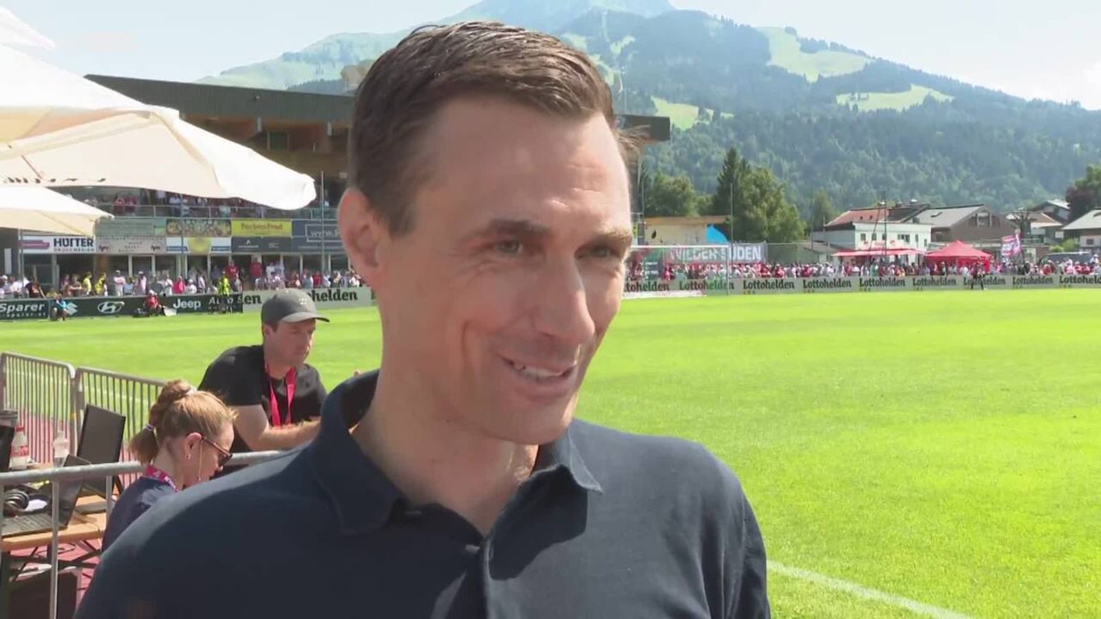 Hannover 96: Markus Mann über Verhandlungen mit Halstenberg | Fußball News | Sky Sport