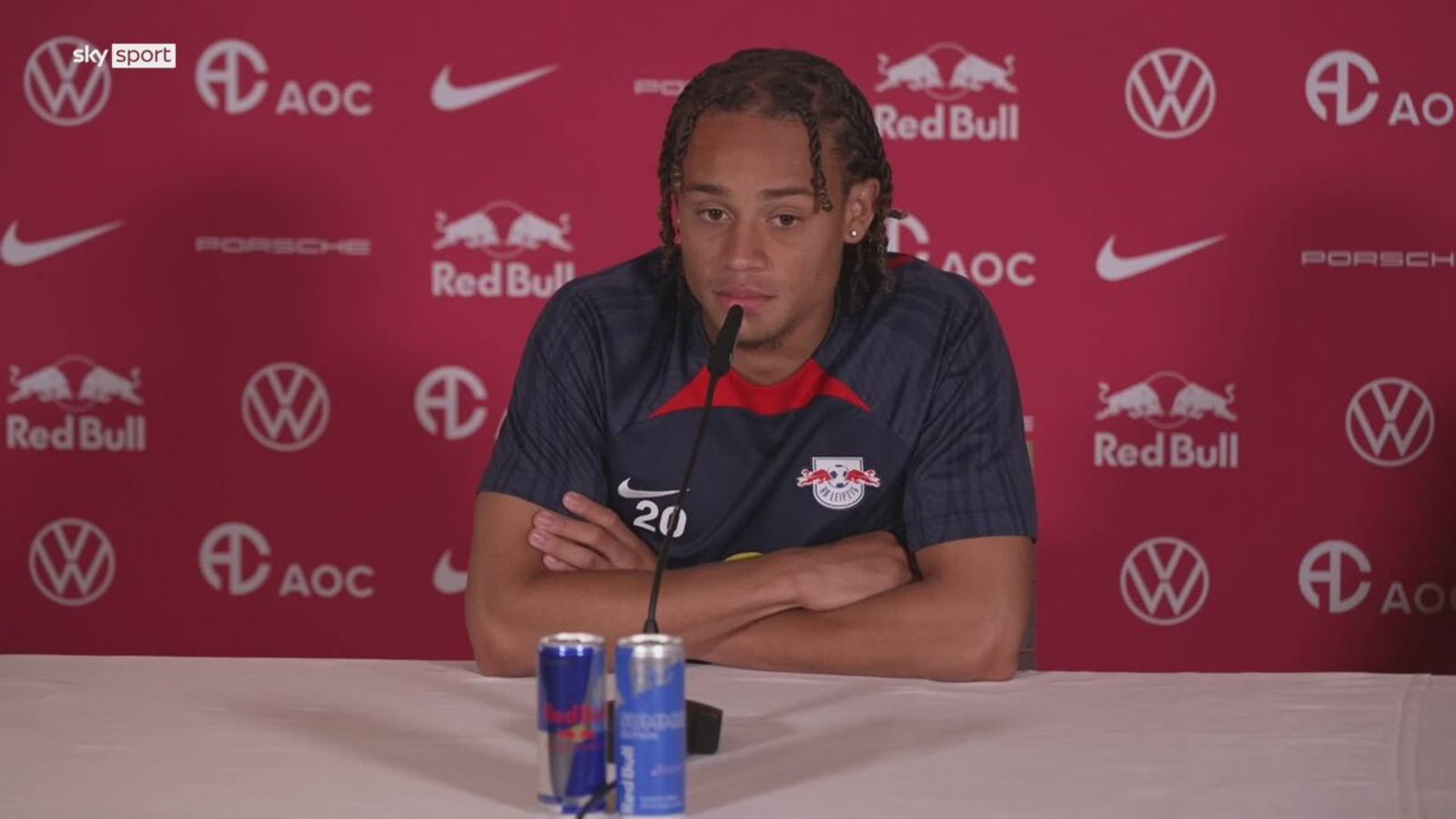 RB Leipzig: Neuzugang Simons über seinen neuen Verein | Fußball News ...