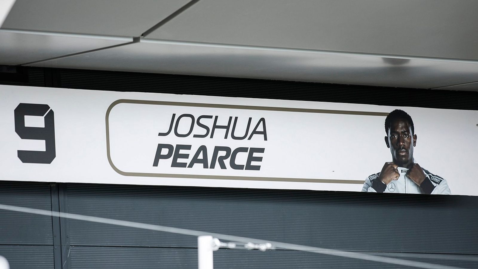 Bildergalerie: Erste Bilder des Brad-Pitt-Teams APXGP | Formel 1 News ...