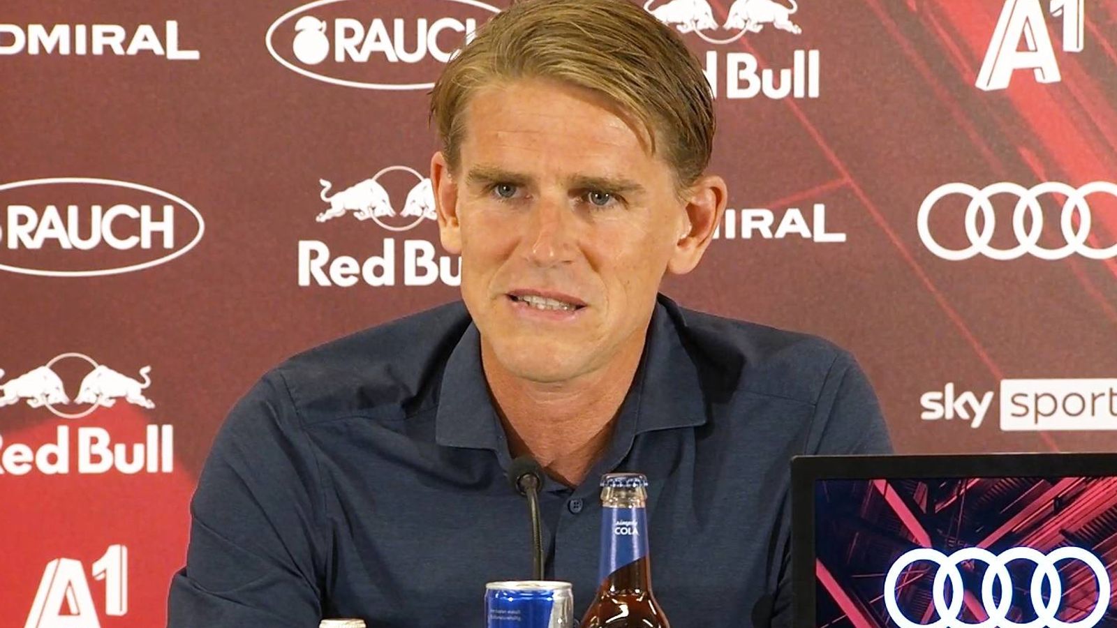 FC Bayern: Christoph Freund gibt Pressekonferenz in Salzburg | Fußball ...