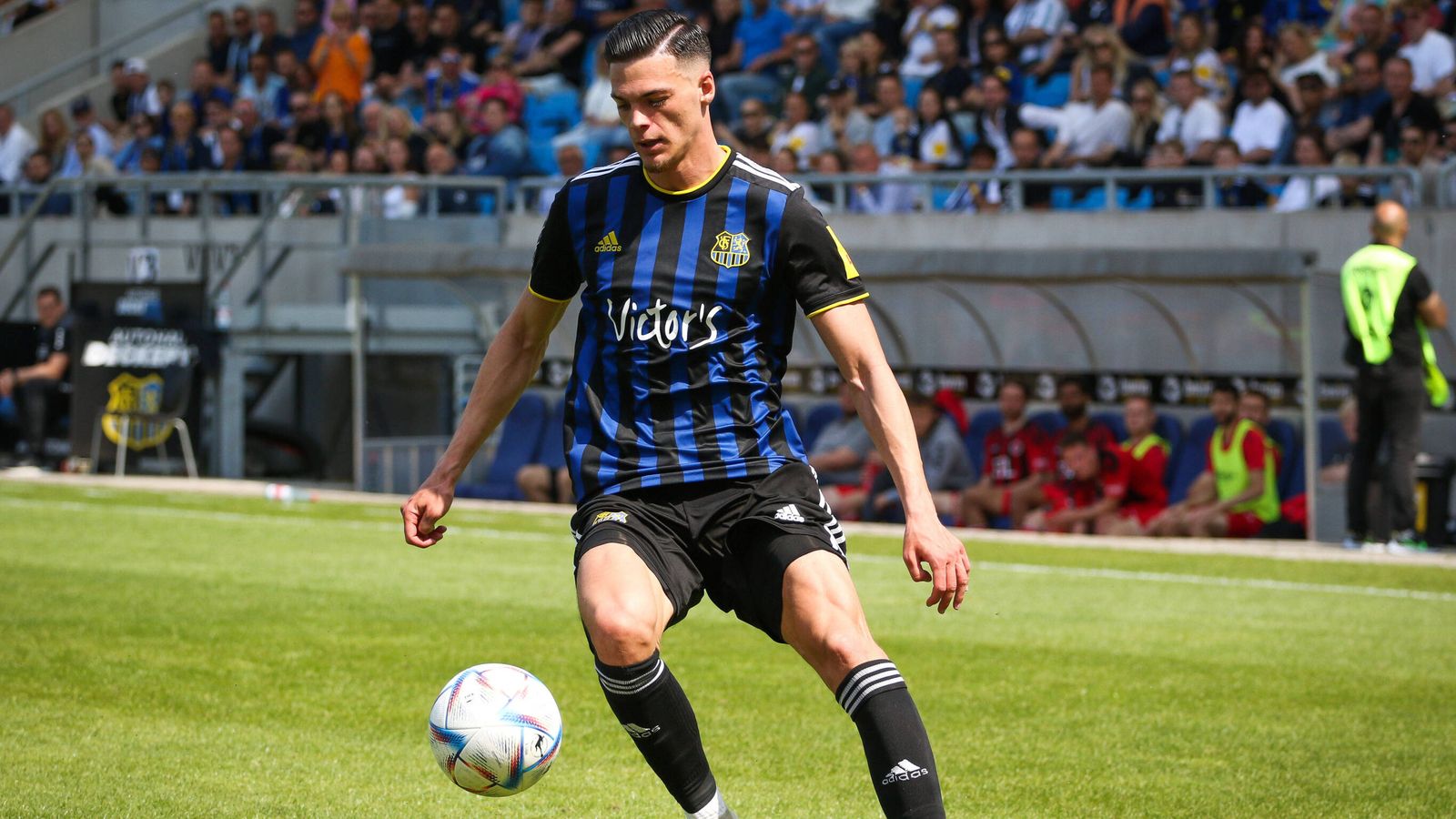 FC Bayern: Marvin Cuni steht kurz vor einem Wechsel zu Frosinone - Sky ...