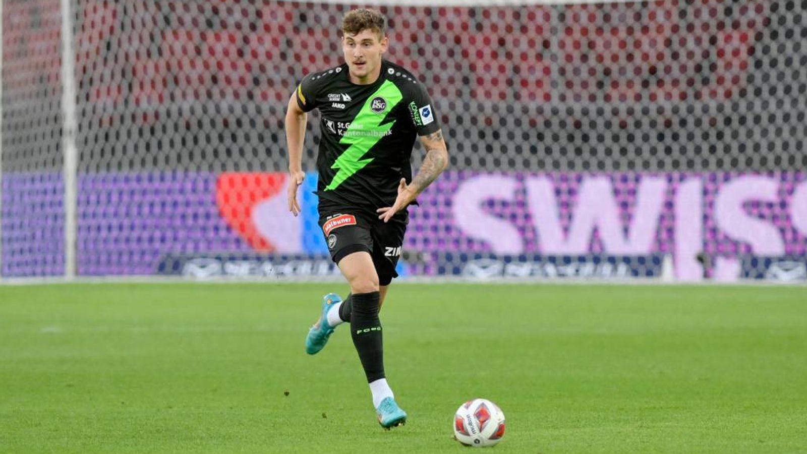 Bundesliga: VfB Stuttgart verleiht Abwehrspieler Maglica an Darmstadt ...