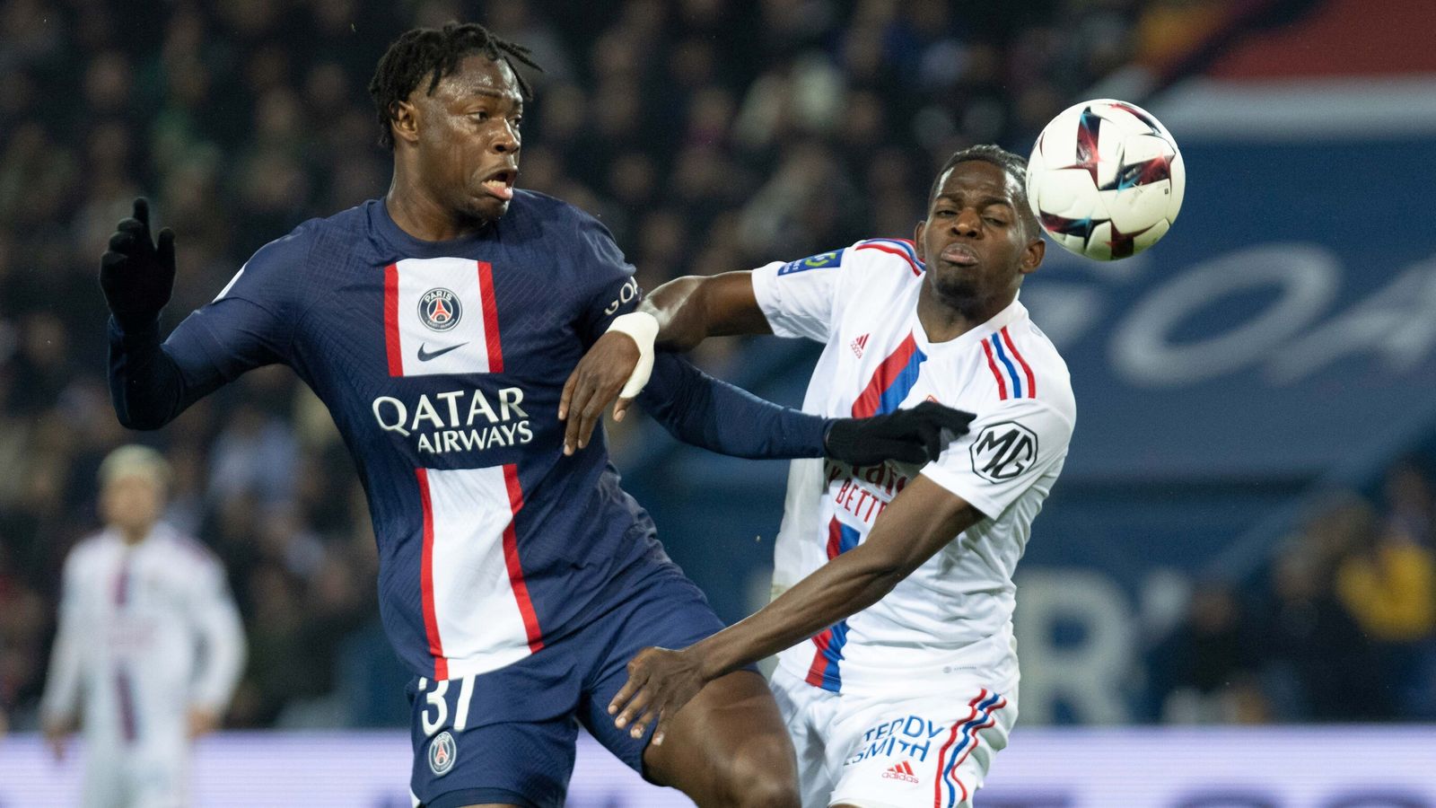 RB Leipzig Transfer: Bitshiabu kommt von Paris Saint-Germain | Transfer Centre News | Sky Sport