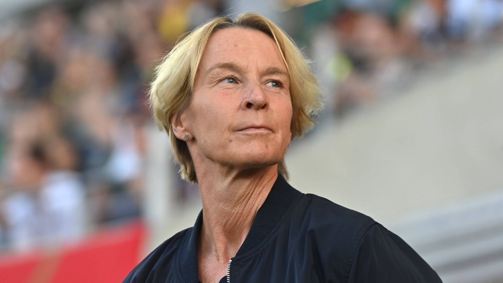 Deutschland: Bundestrainerin Voss-Tecklenburg will bleiben | Fußball ...