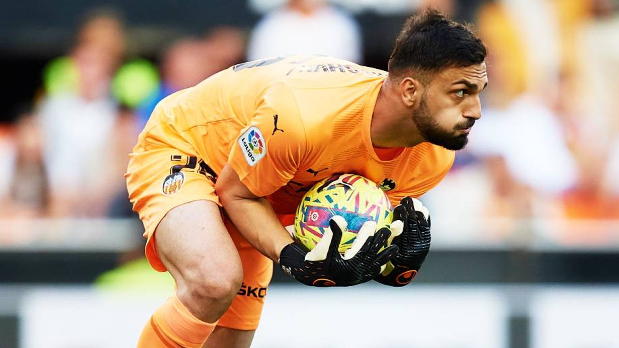 FC Bayern: Valencias Giorgi Mamardashvili im Porträt | Fußball News ...