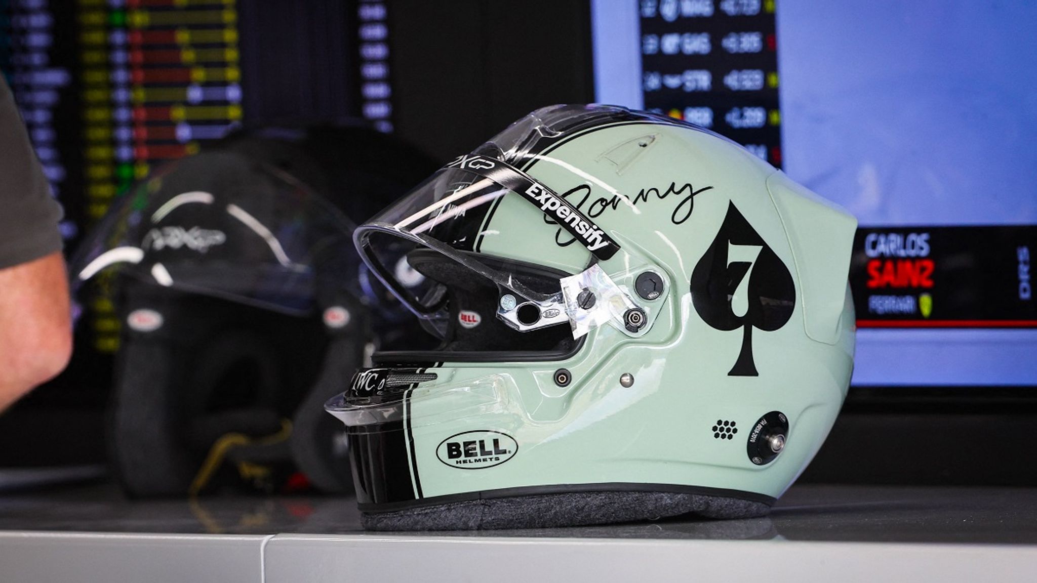 Bildergalerie: Erste Bilder des Brad-Pitt-Teams APXGP | Formel 1 News ...