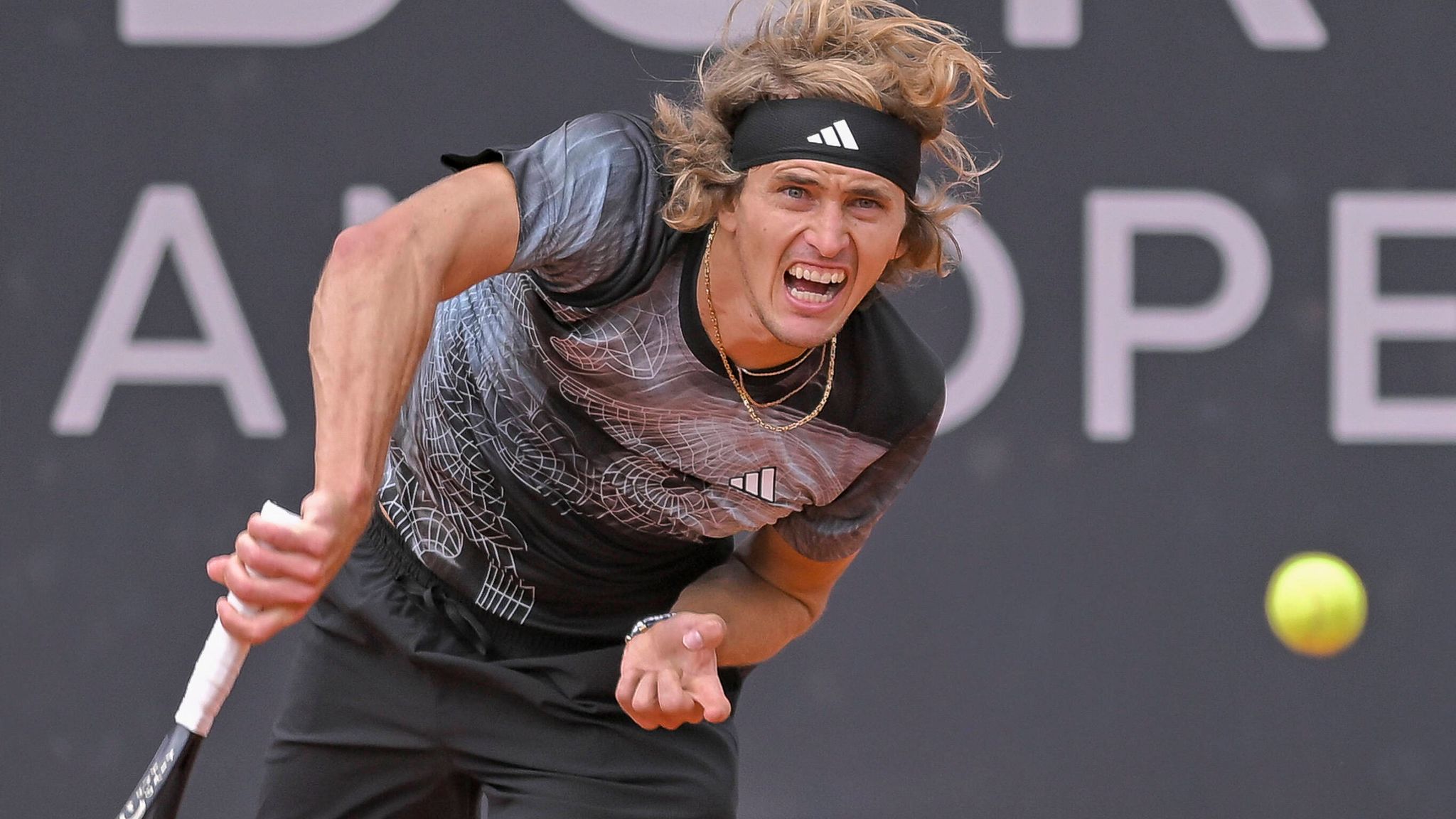 Tennis: Alexander Zverev im Halbfinale - Daniel Altmaier scheidet aus am Rothenbaum | Tennis ...