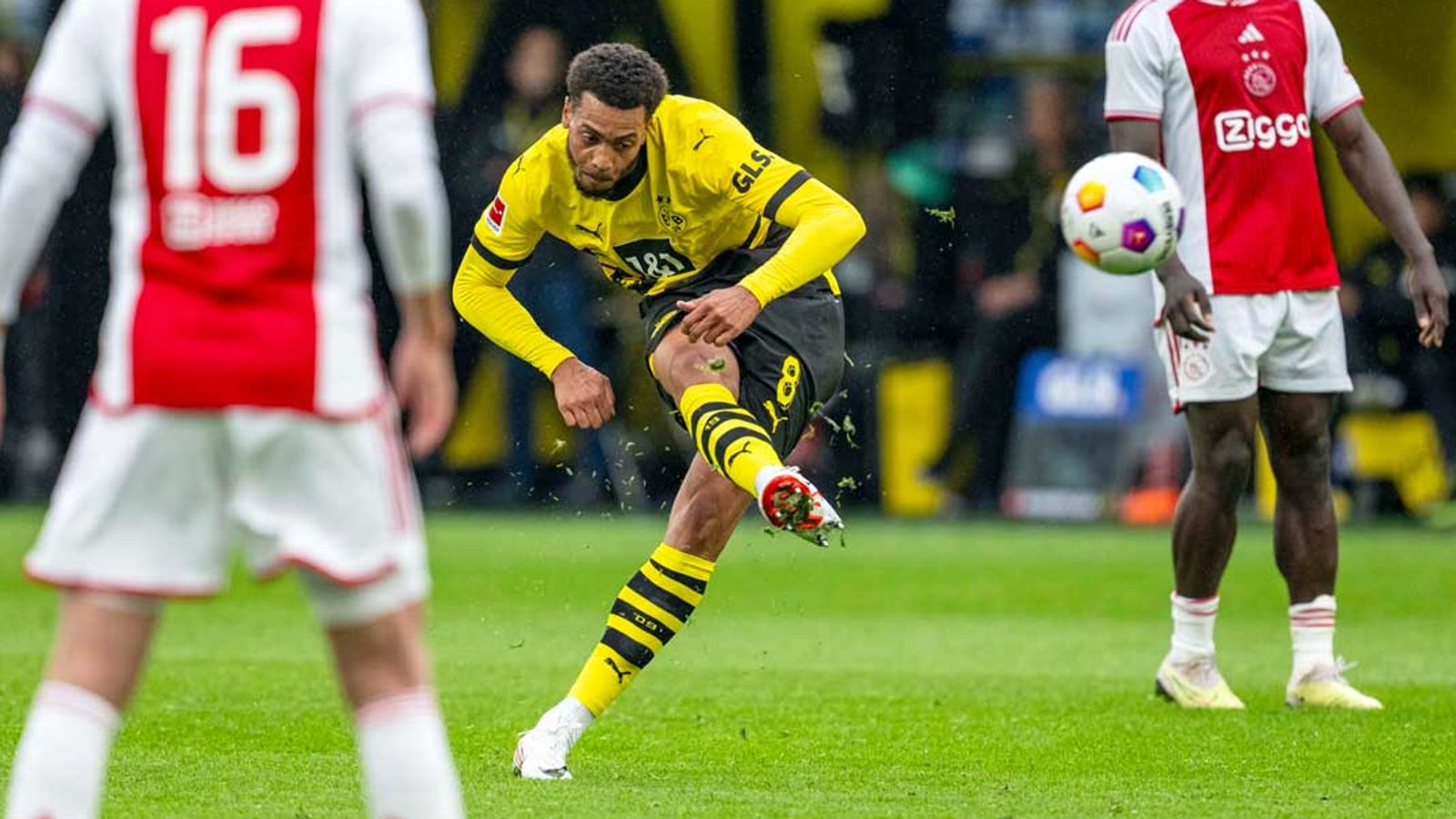 Borussia Dortmund: Felix Nmecha peilt Titel mit dem BVB an | Fußball ...