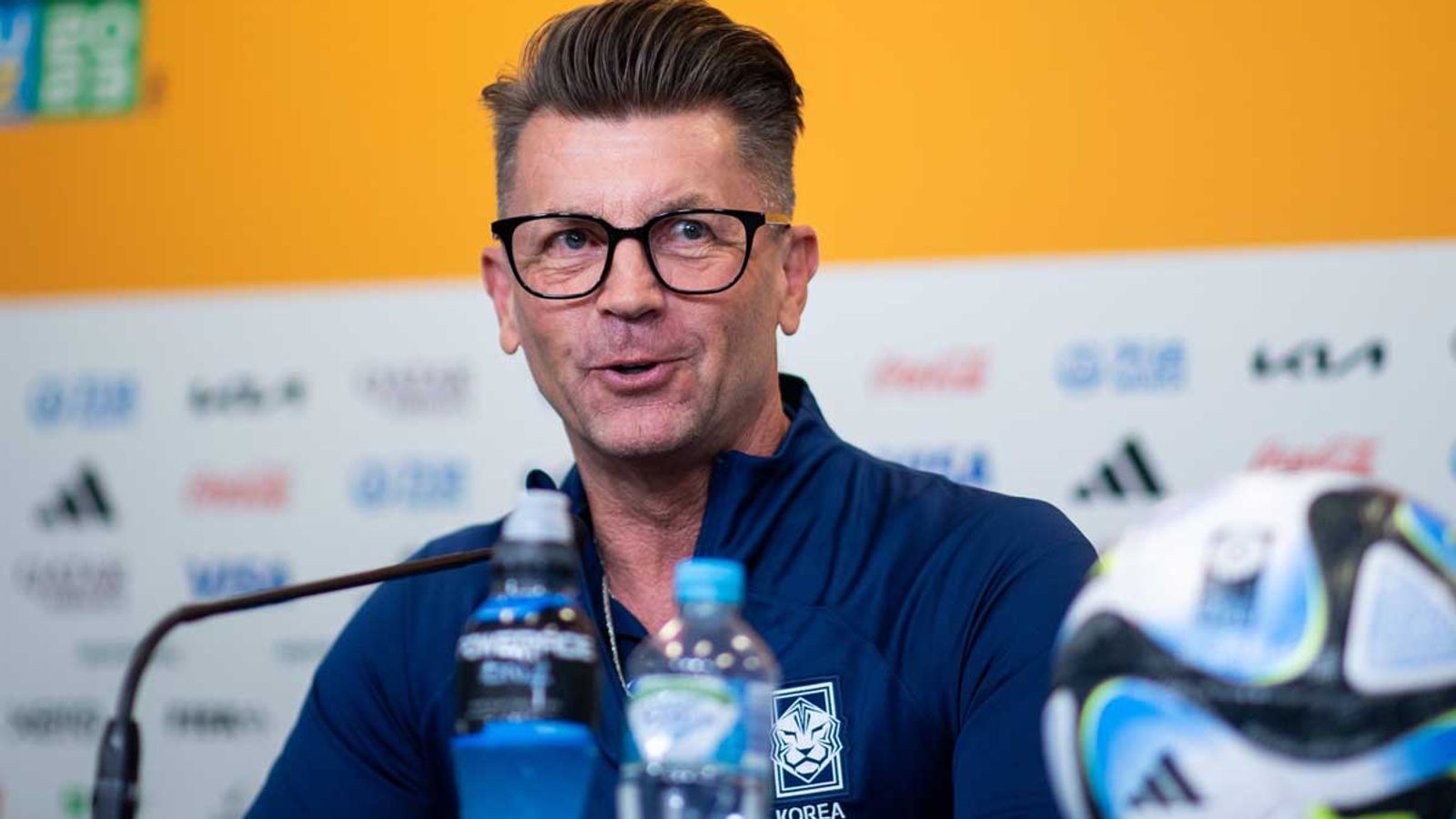 FIFA Frauen WM: Südkoreas Trainer Bell will Deutschland ein Bein ...