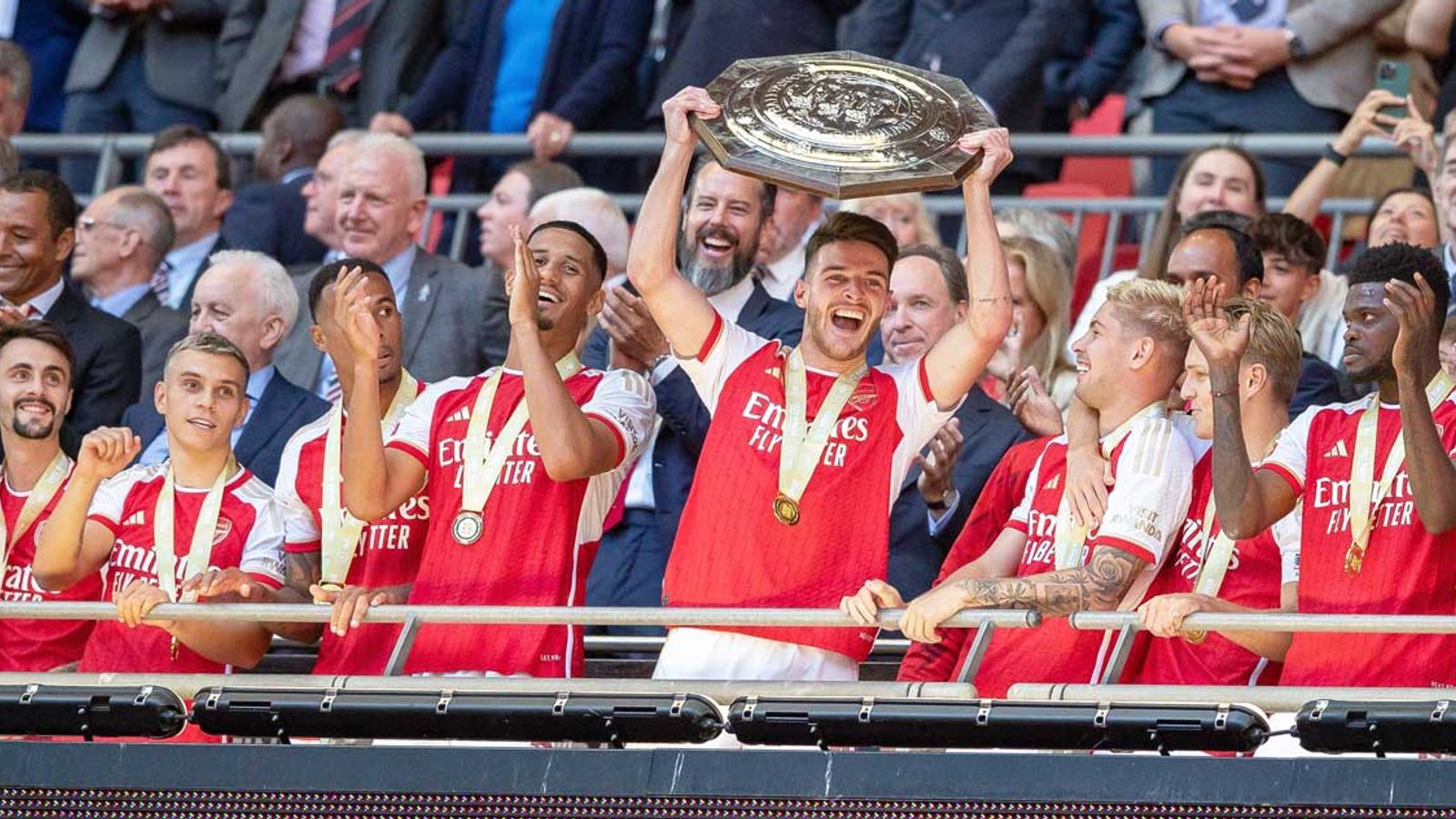 Community Shield: FC Arsenal besiegt Manchester City | Fußball News ...