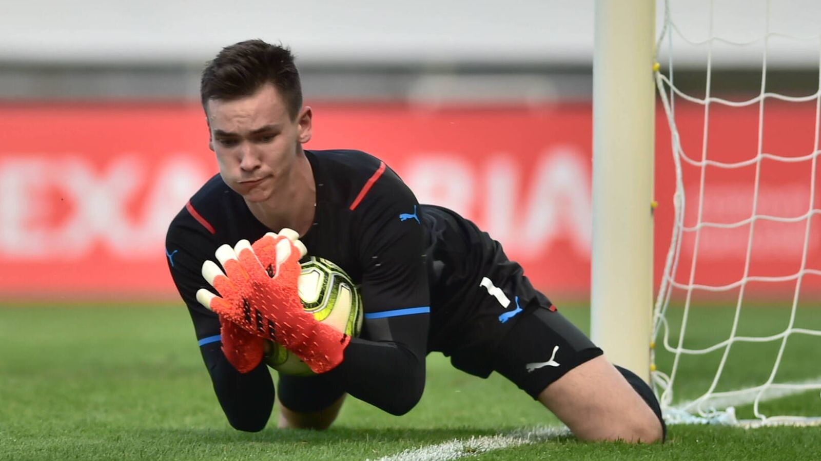 Bundesliga: Leverkusen holt Matej Kovar von Manchester United | Transfer Centre News | Sky Sport