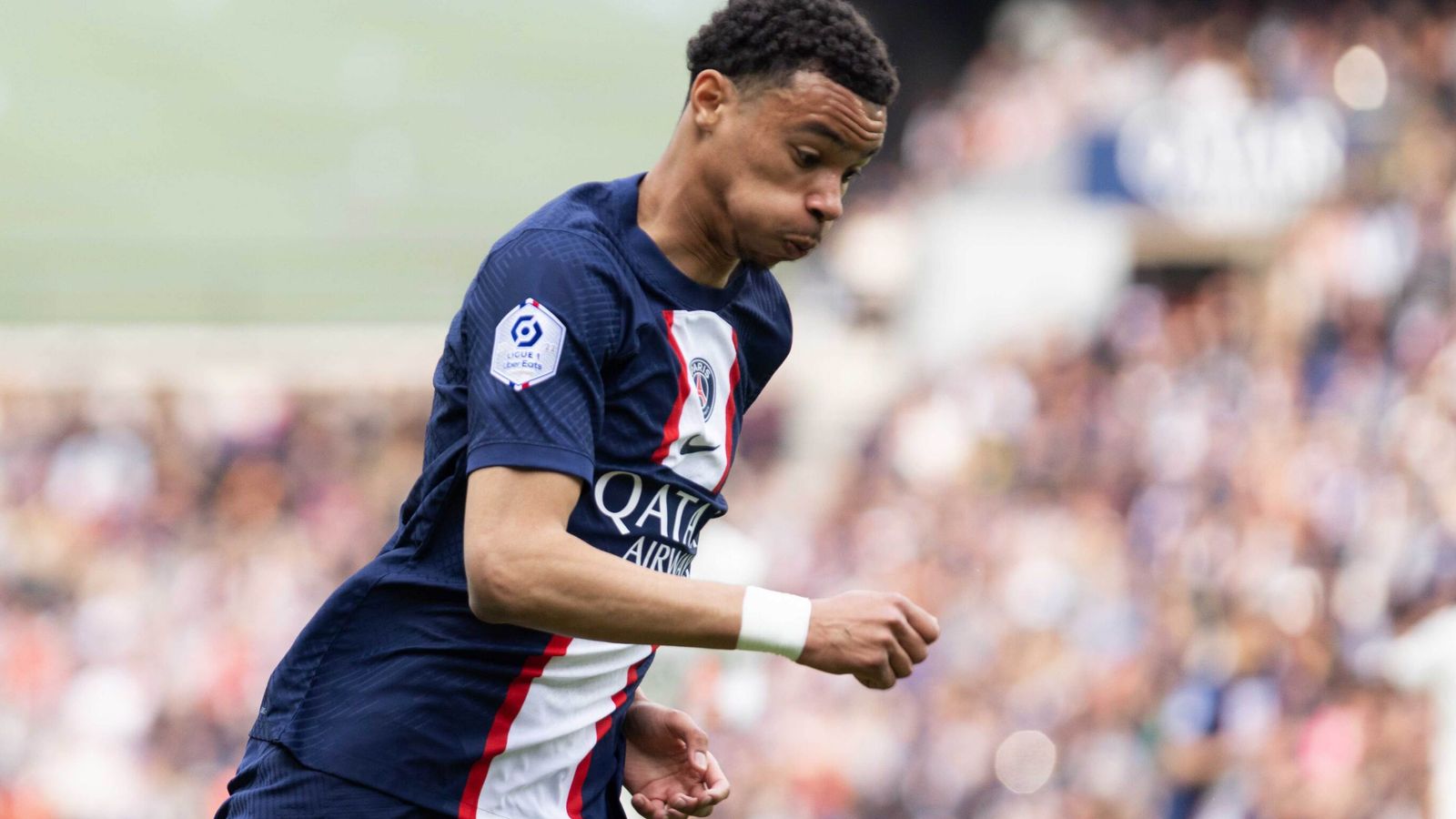 Eintracht Frankfurt Transfer: SGE bietet für PSG-Stürmer Hugo Ekitike ...