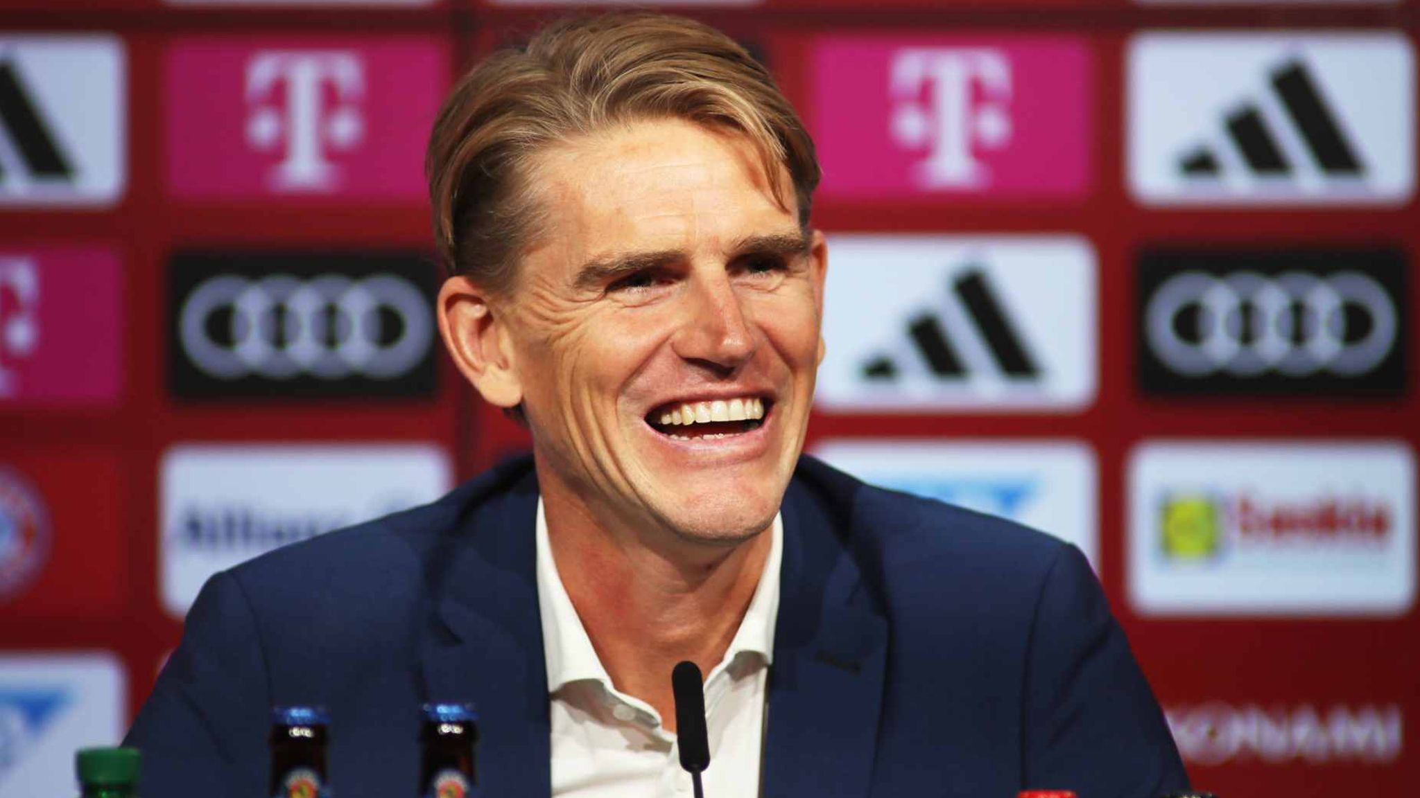 Beim FC Bayern München vorgestellt: Christoph Freund will "Spagat ...