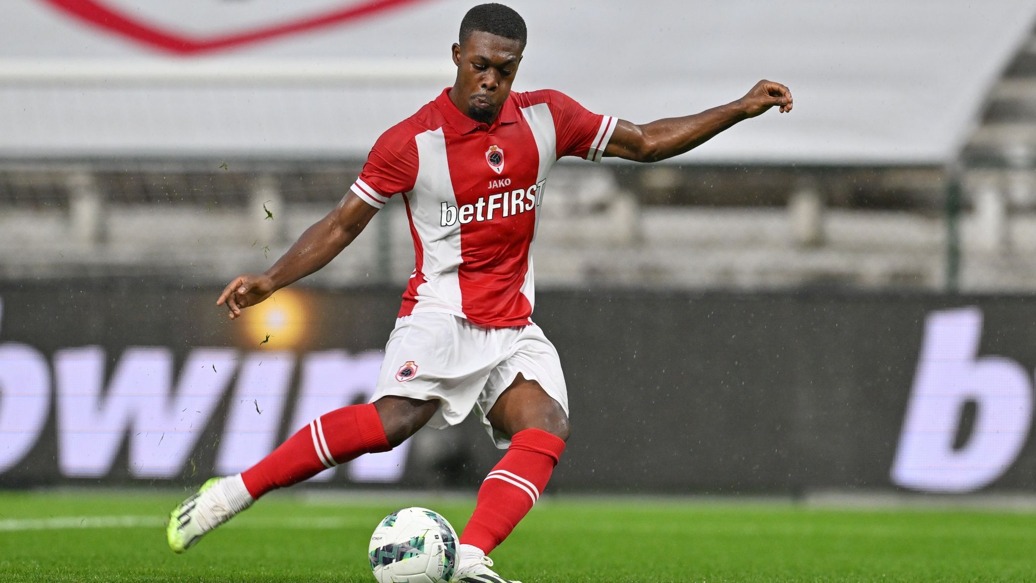 Transfer News: Hannover 96 will Ex-Bayern-Talent Christopher Scott ...