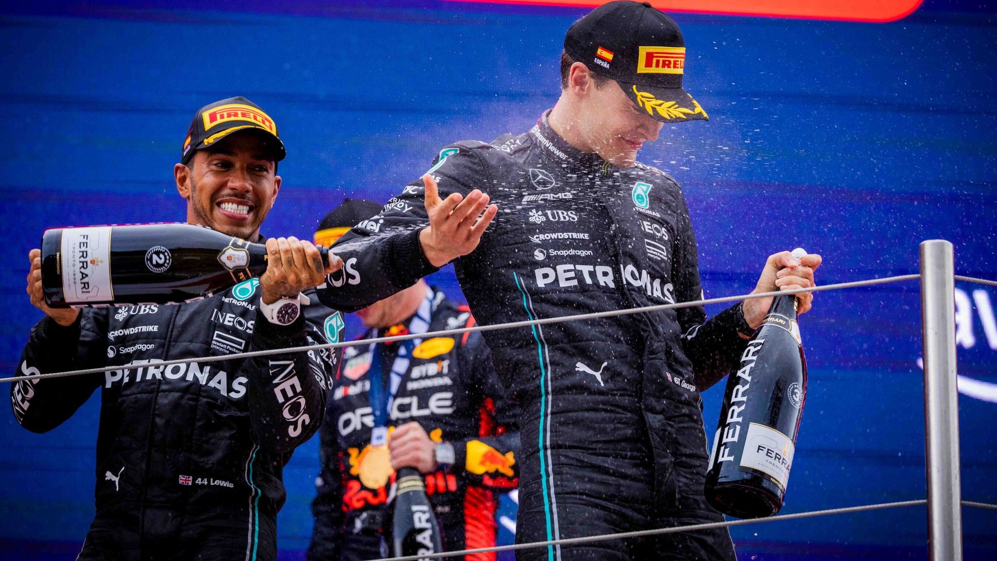 Formel 1: Mercedes verlängert mit Hamilton und Russell | Formel 1 News | Sky Sport