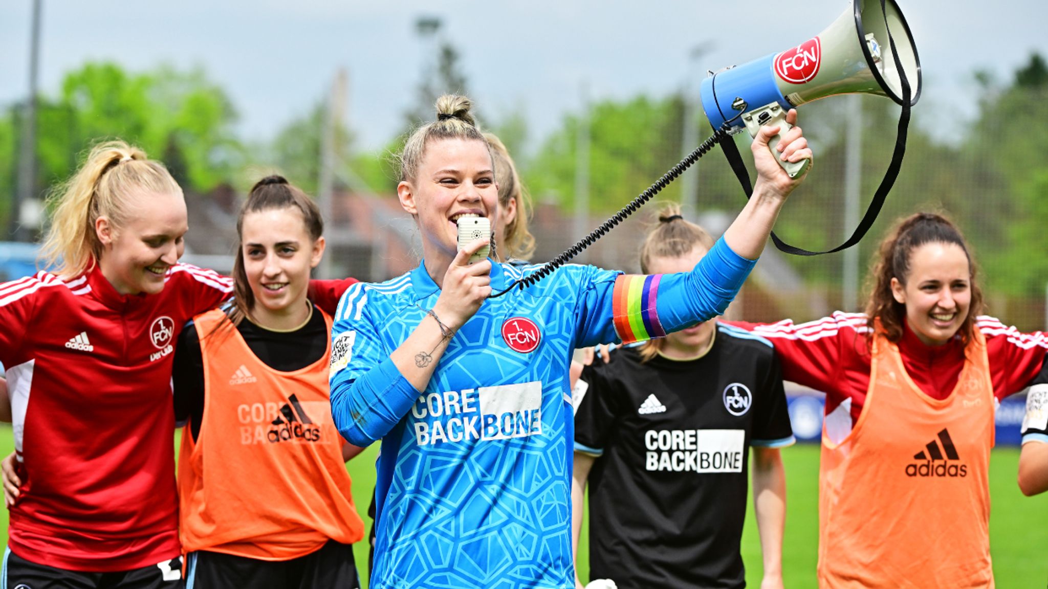 Bayern, SGE, Wolfsburg und Co.: Das sind die Kapitäninnen der Frauen ...