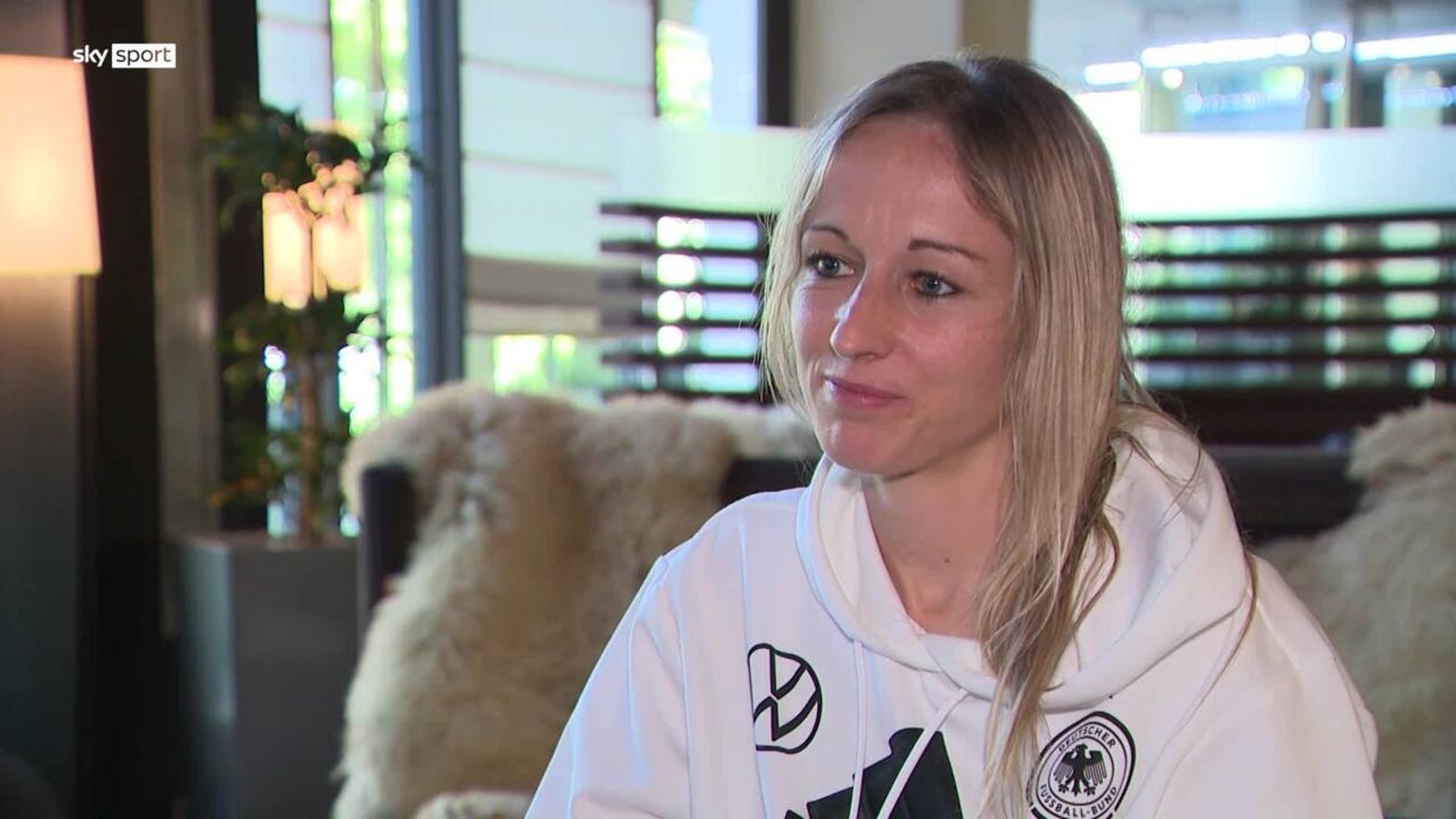 DFB-Frauen: Sky exklusiv || Hendrich über Voss-Tecklenburg, Nations ...