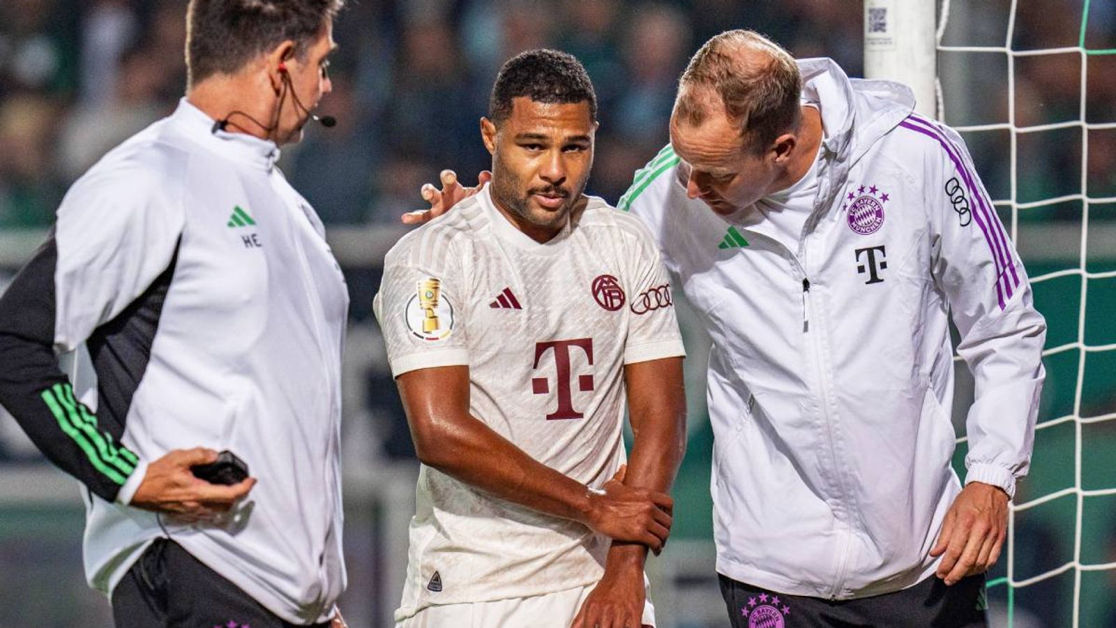FC Bayern: Gnabry bricht sich Arm gegen Münster | Fußball News | Sky Sport