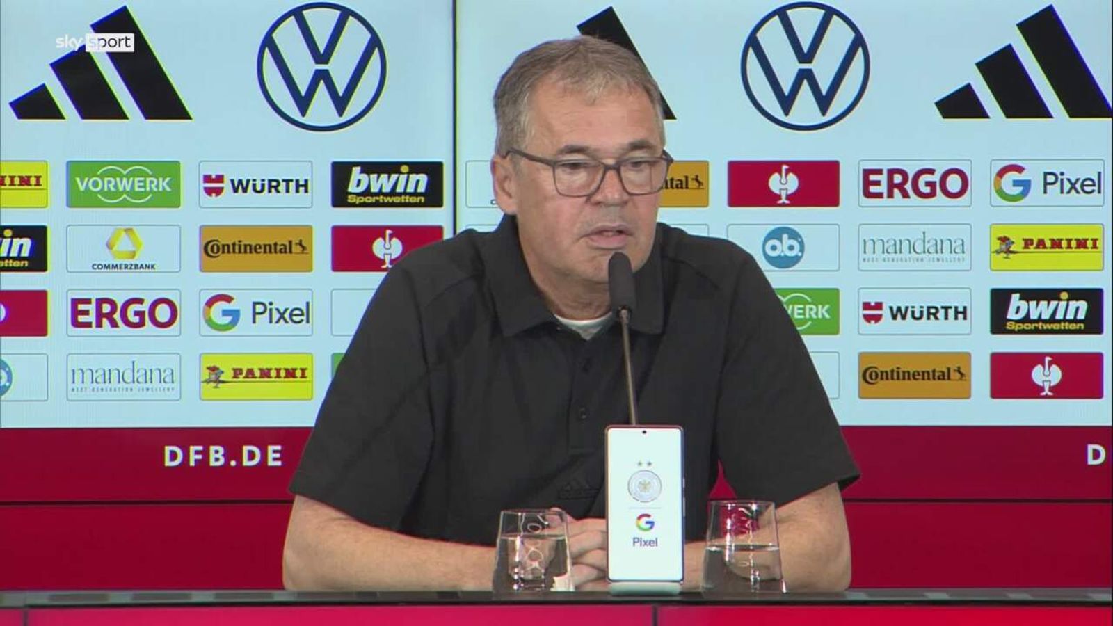 DFB-Frauen: Geschäftsführer Rettig über aktuelle Suche nach neuen ...