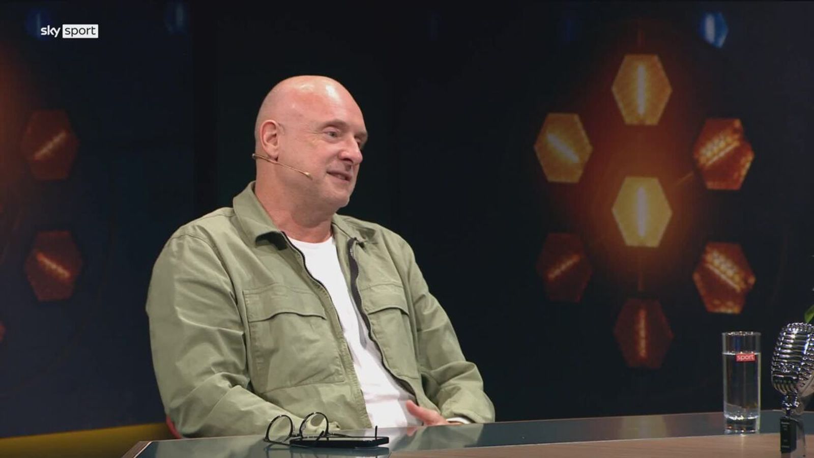 Glanzparade: Buschmann zieht seinen Hut vor Real-Neuzugang Bellingham ...