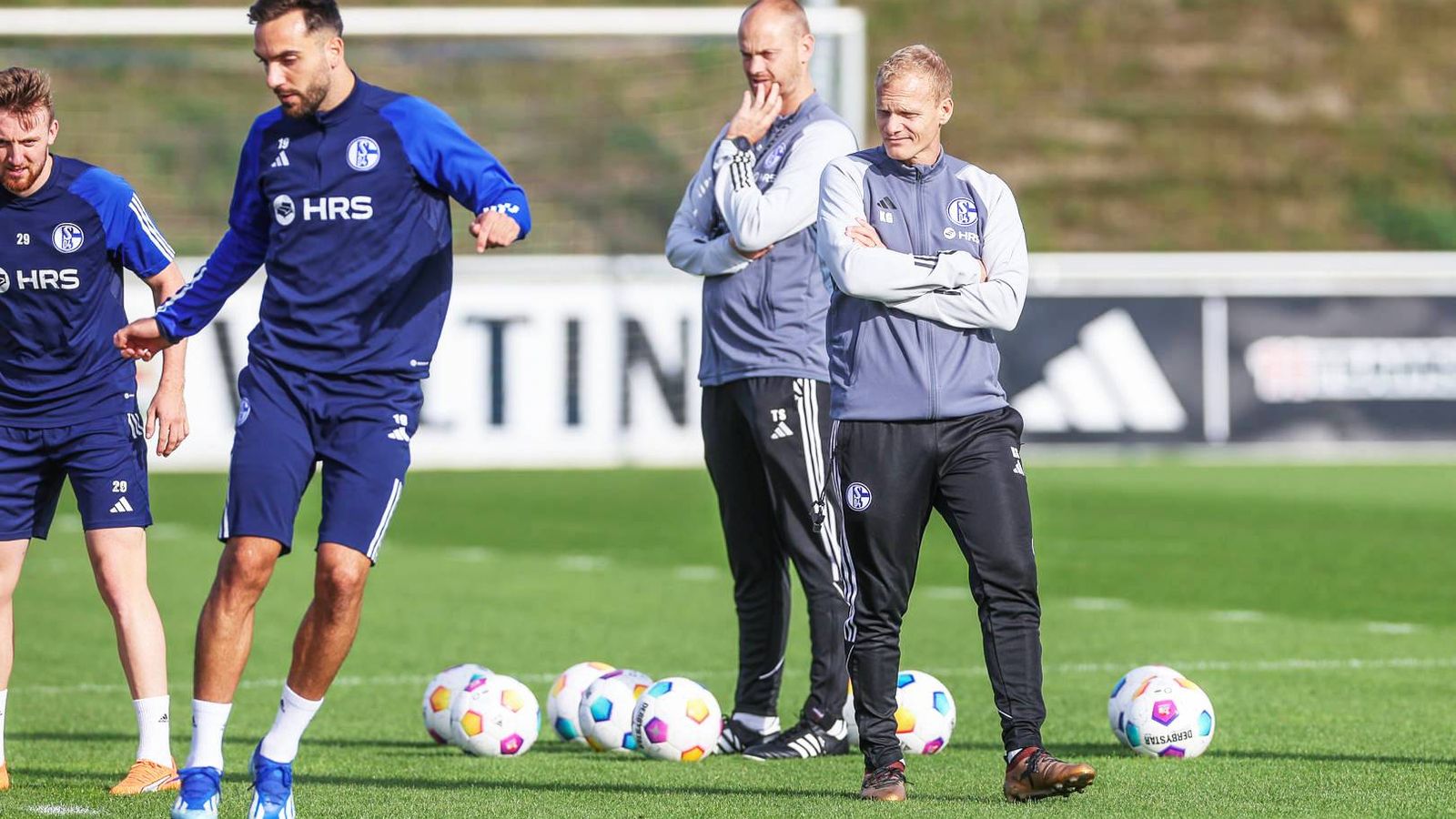 FC Schalke: Karel Geraerts absolviert erstes Training | Fußball News ...