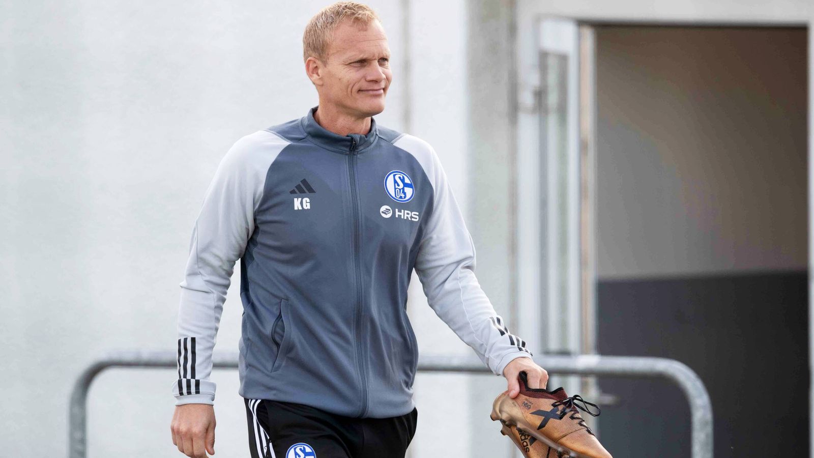 FC Schalke: Karel Geraerts absolviert erstes Training | Fußball News ...