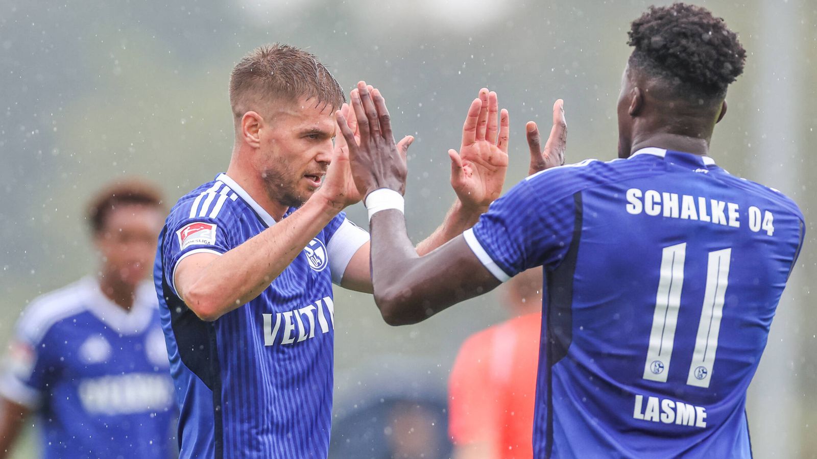 FC Schalke: Geraerts siegt beim Debüt gegen Almelo | Fußball News | Sky ...